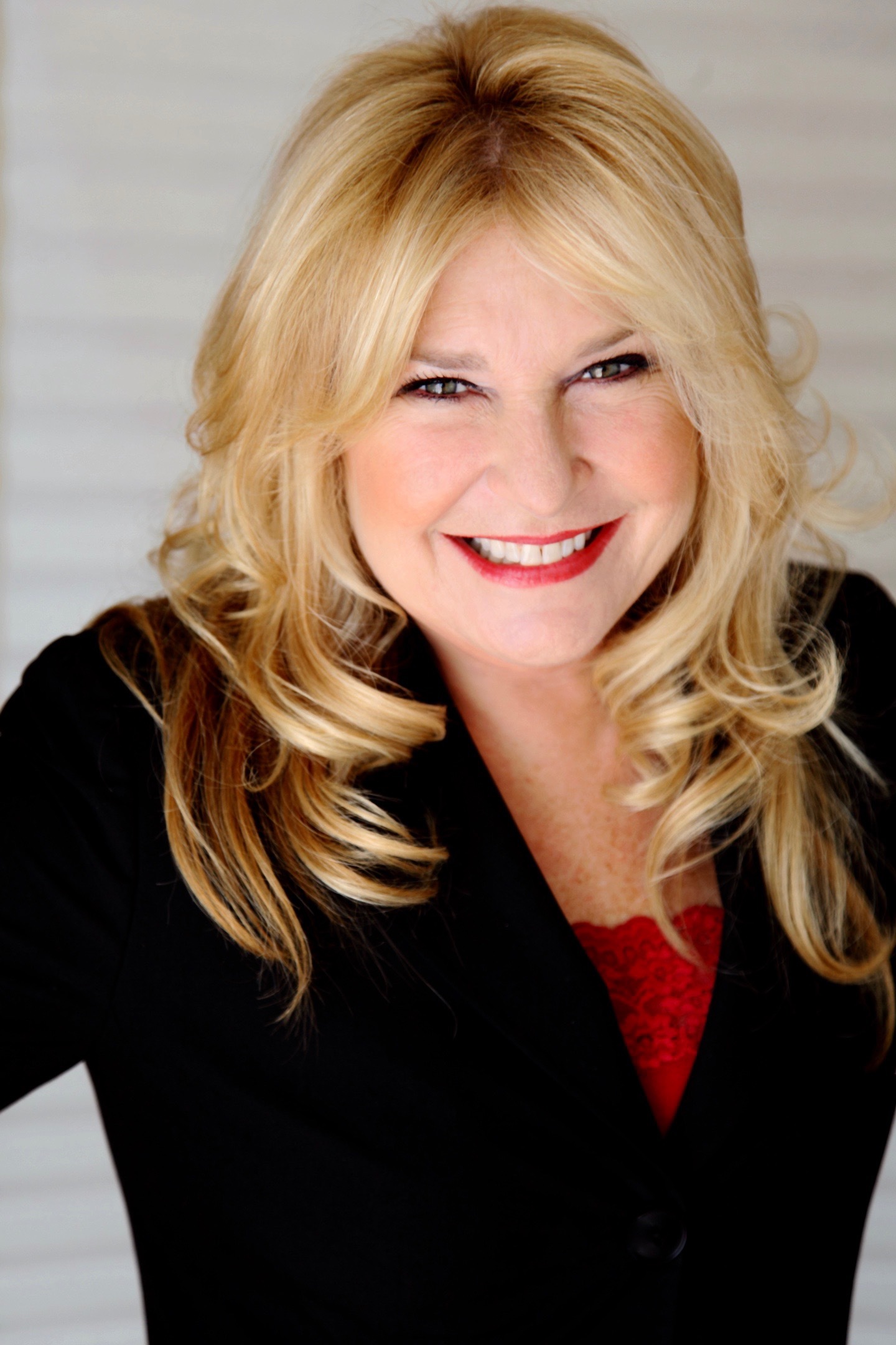 Amy Lyndon – Audio Books, Best Sellers, Author Bio | Audible.com