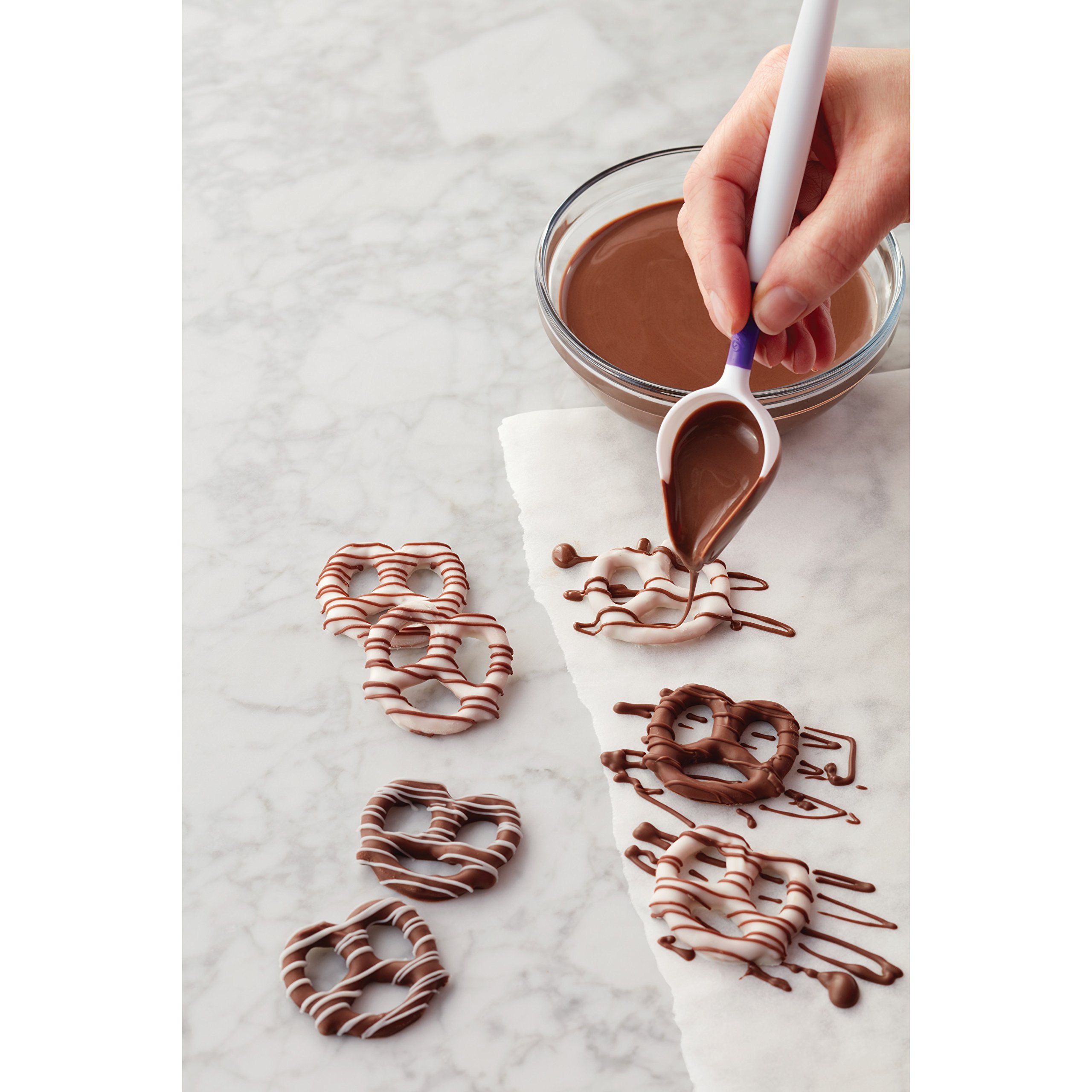 Mua Wilton Candy Melts Candy Decorating Set - 5-Piece Candy Dipping ...