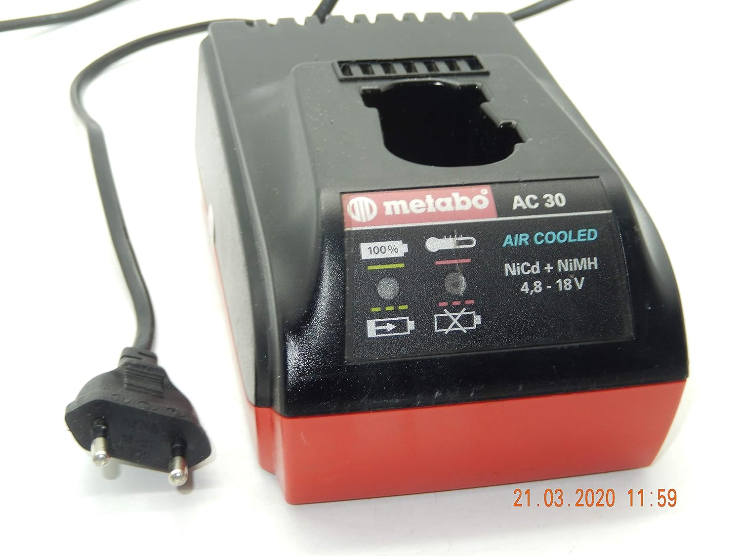 Metabo Ladegerät AC 30/EU: Amazon.de: Baumarkt