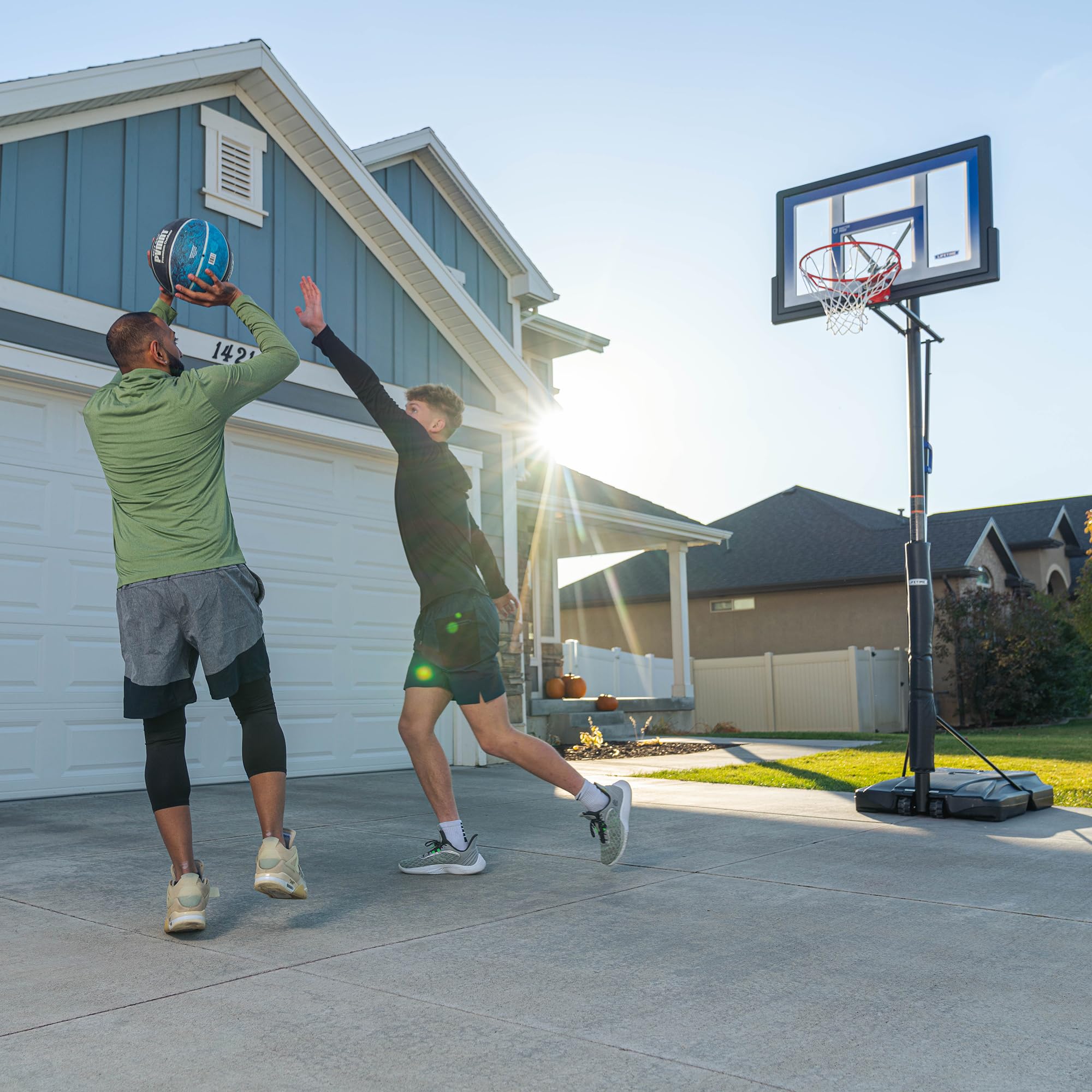 Mua Lifetime 51550 Courtside Portable Basketball Hoop, 48-Inch ...
