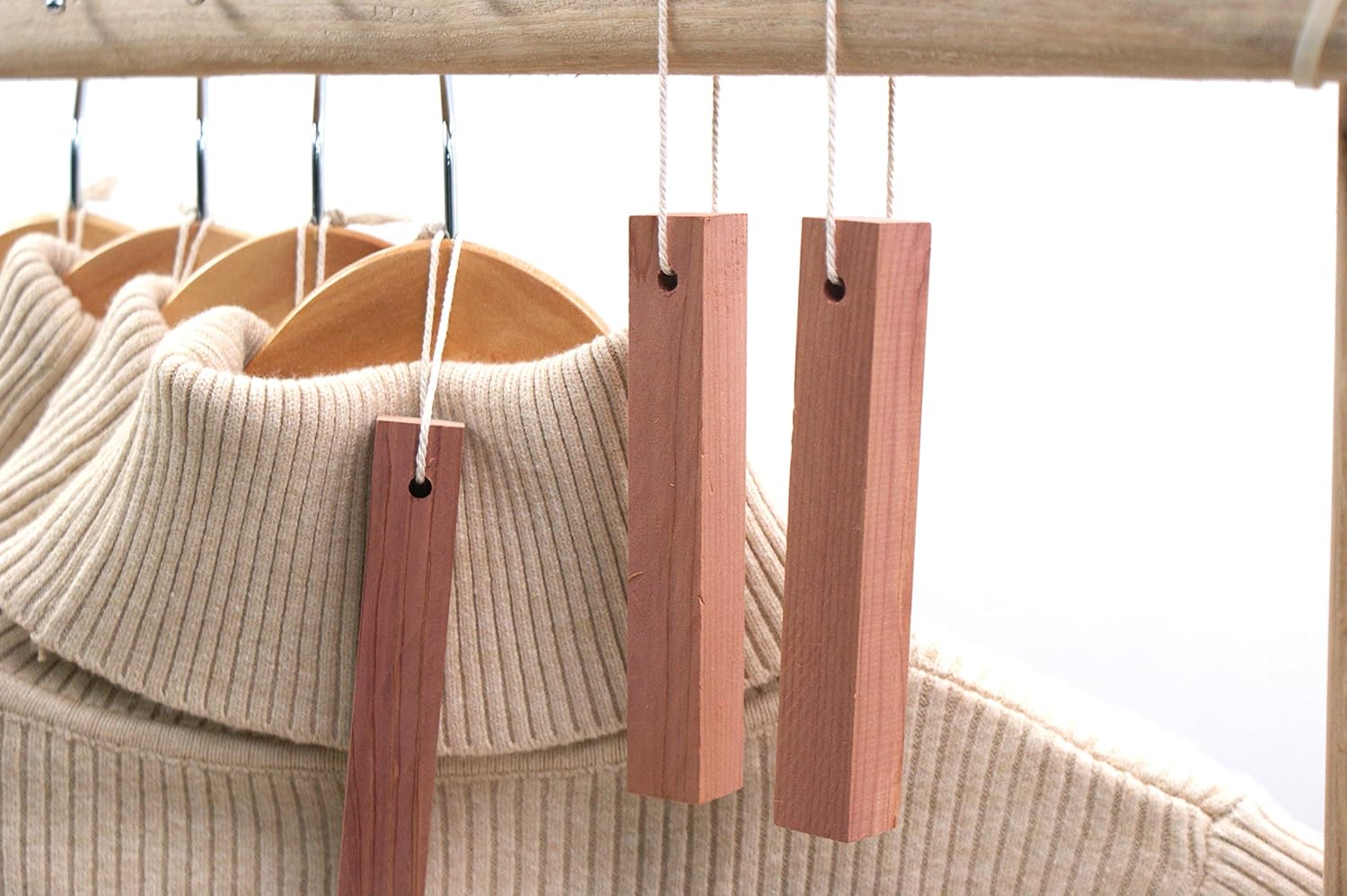 Yizhet 40 Pieces Cedar Wood Repellent Moth Insect Wardrobes Drawers ...