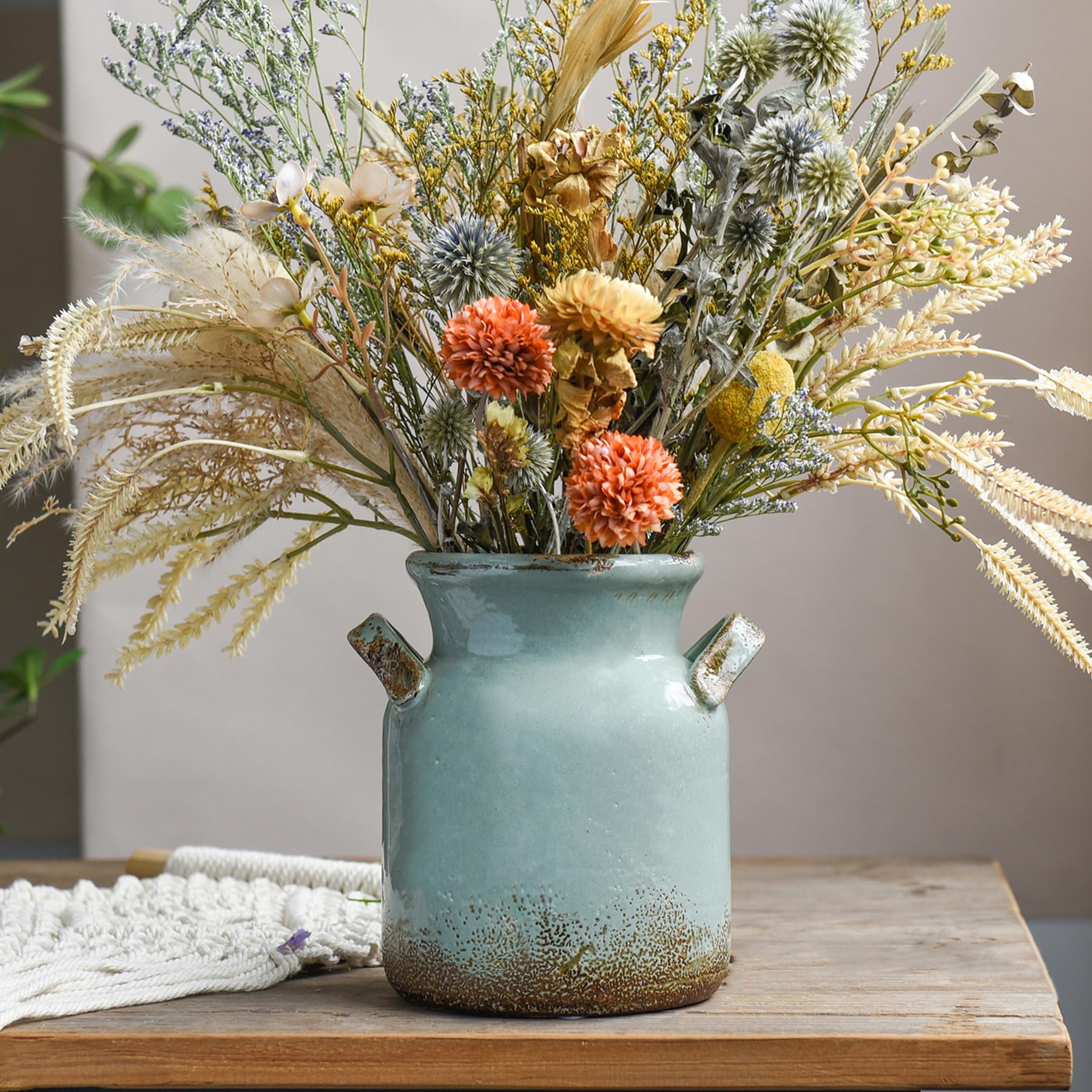 Quoowiit Ceramic Rustic Farmhouse Vase, Distressed Decorative Flower ...