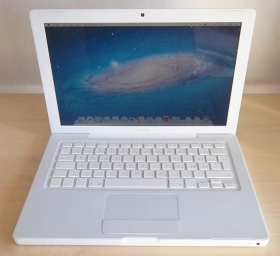 MacBook 13" White 2GHz Intel Core 2 Duo/1GB/80GB/SuperDrive: Amazon.co ...