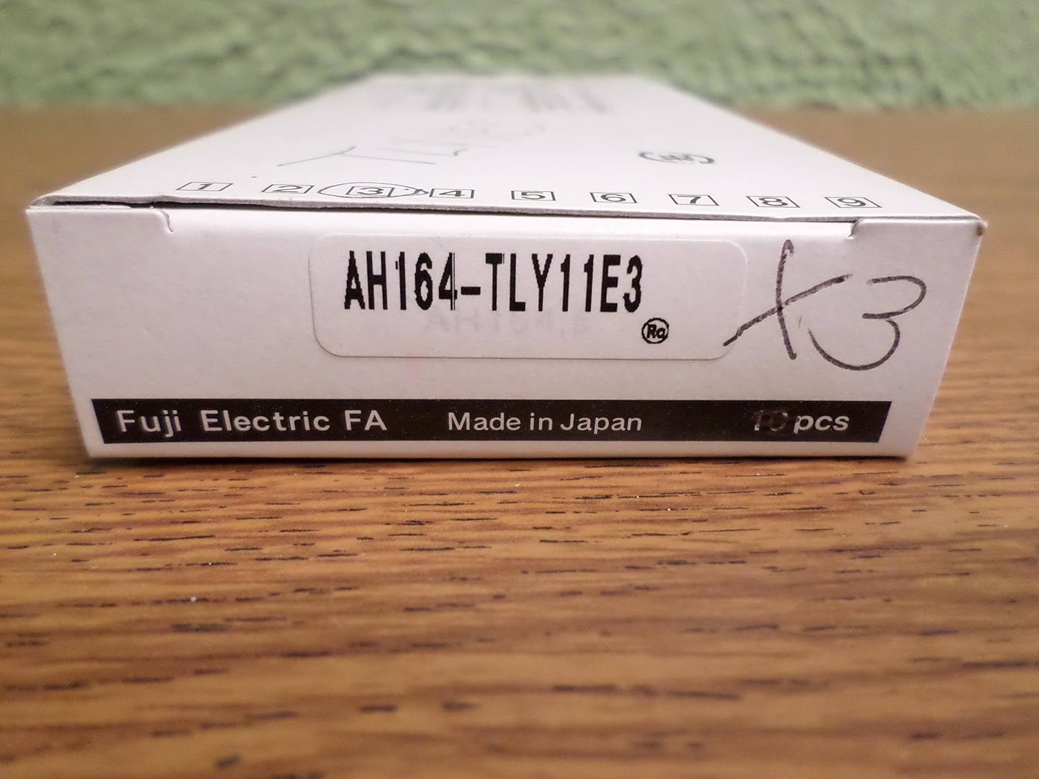 Fuji, AH164-TLY11E3, 16MM PUSHBUTTON LED 24VDC YELL: Amazon.com ...