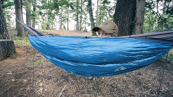 Best Hammock Underquilt For Your Complete Camping Needs | Lina's ...