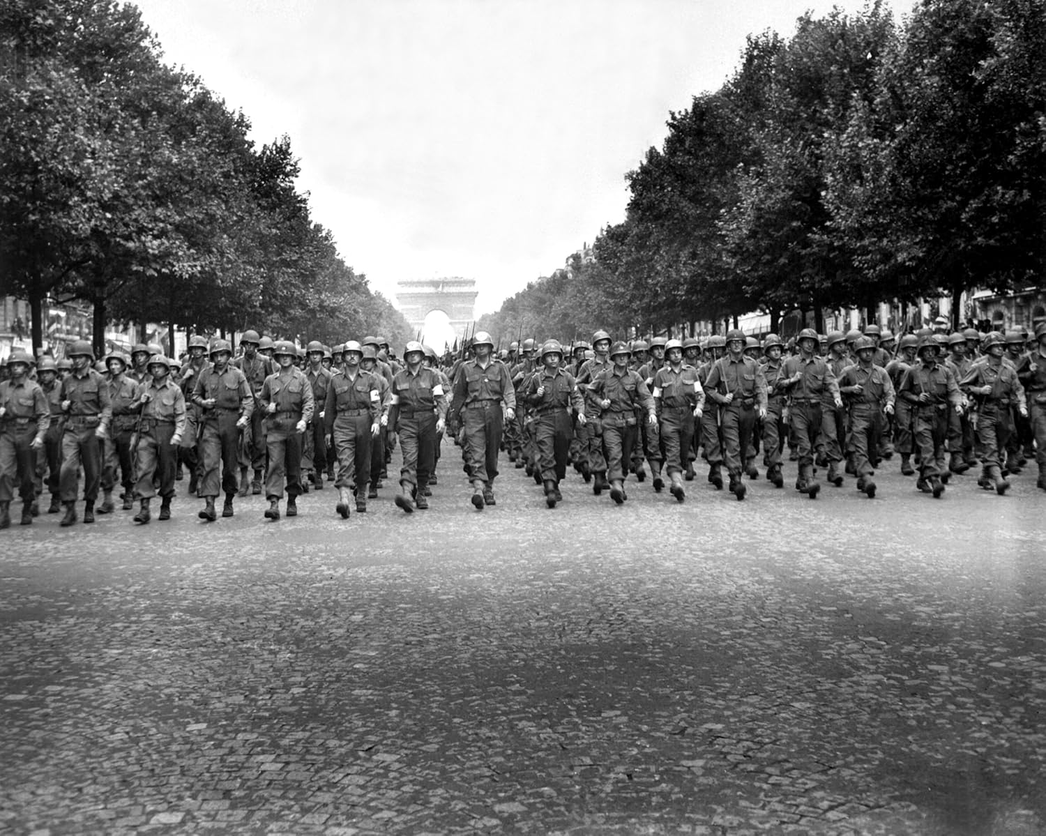 Amazon.com : World War II Poster Photo Victory Parade Paris U.S ...