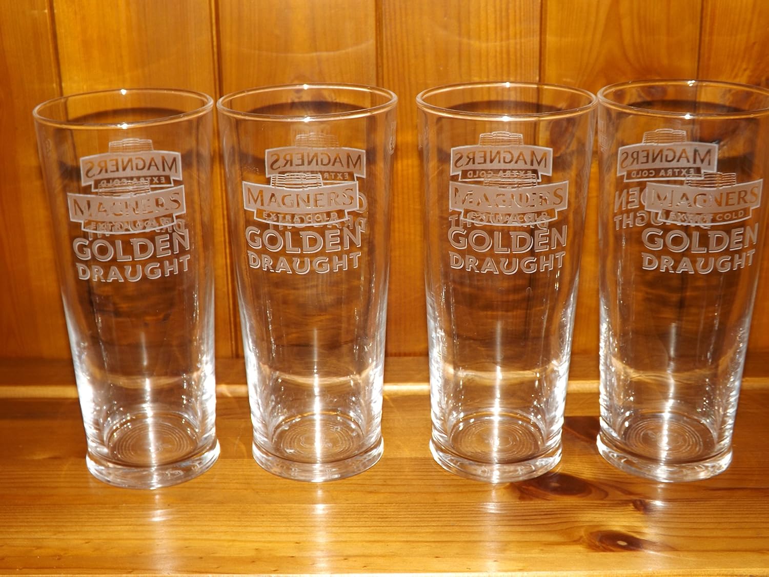 MAGNERS EXTRA COLD GOLDEN DRAUGHT PINT GLASS x 4. A SET OF 4 MAGNERS ...
