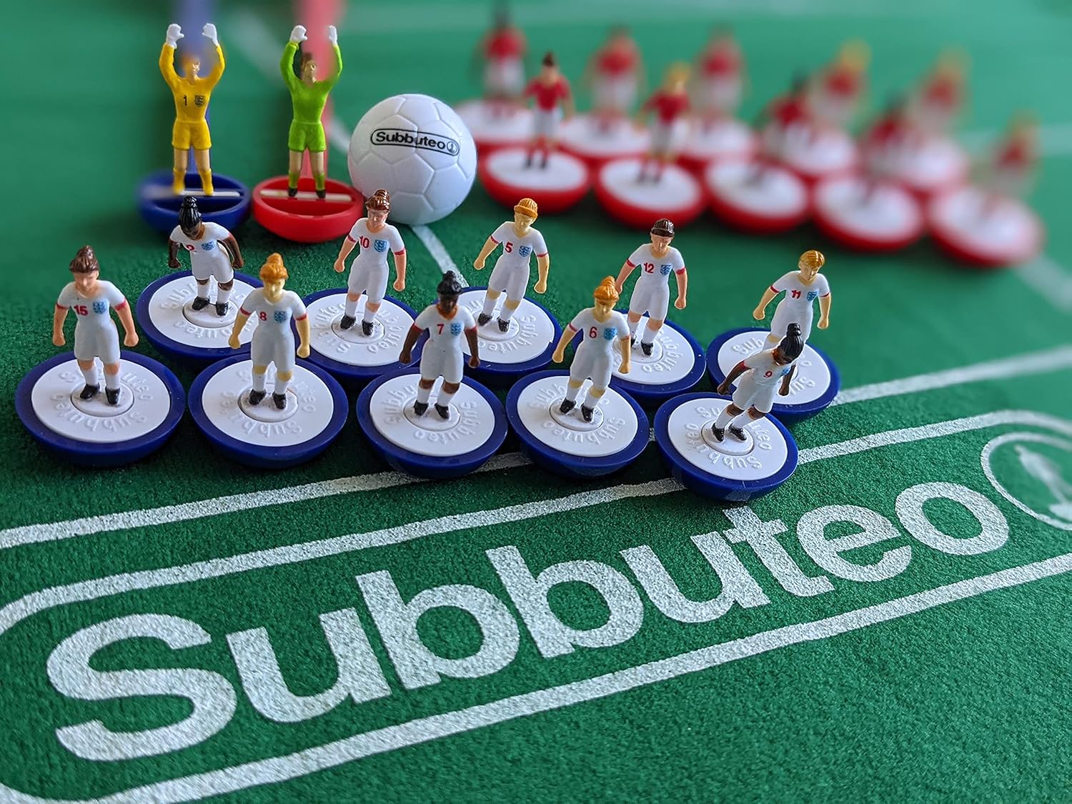 Subbuteo Official England Lionesses Main Game – BigaMart