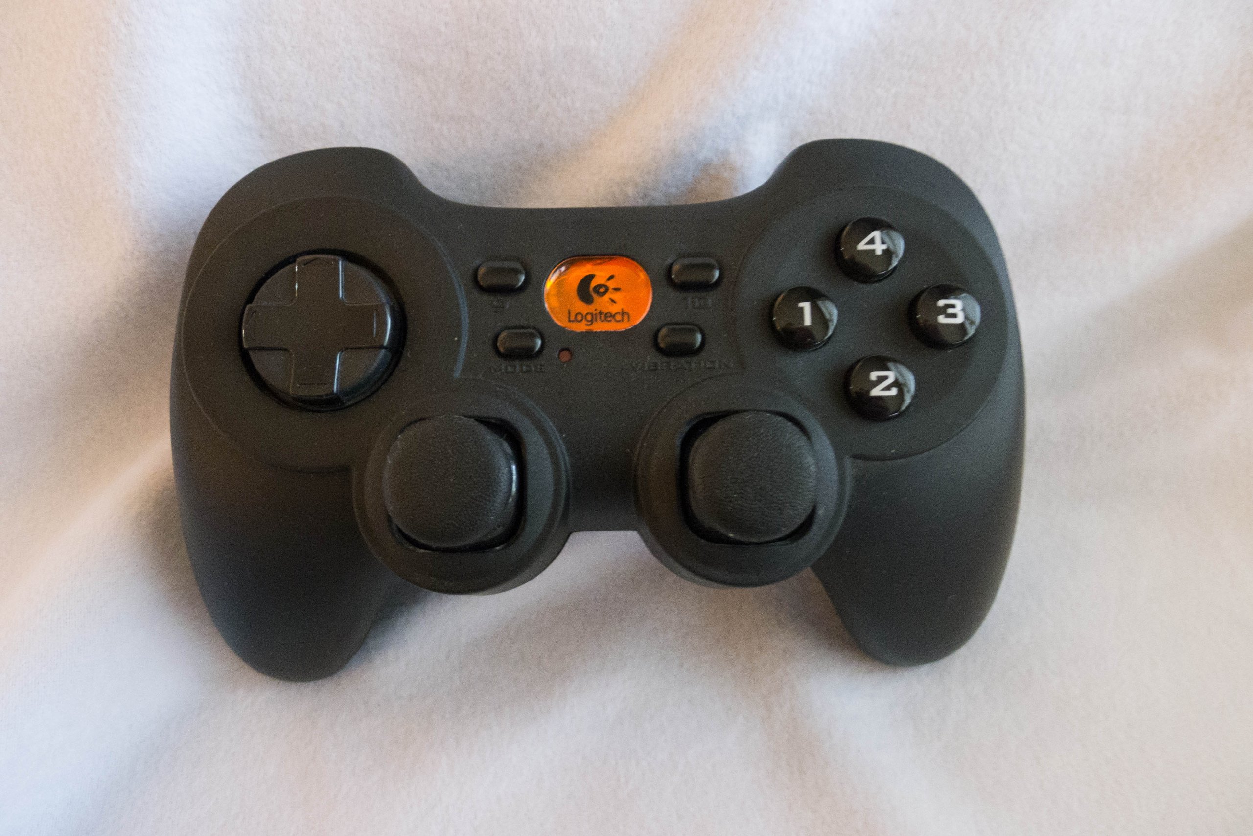 Mua Logitech G Cordless Rumblepad 2 with Vibration Feedback (Black ...