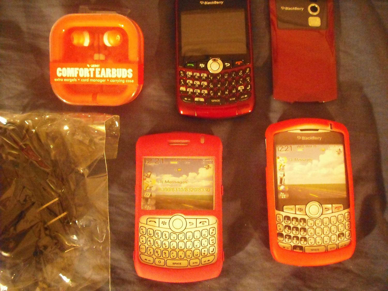 Amazon.com: RIM BlackBerry 8330 Curve Phone, Red (Verizon Wireless ...