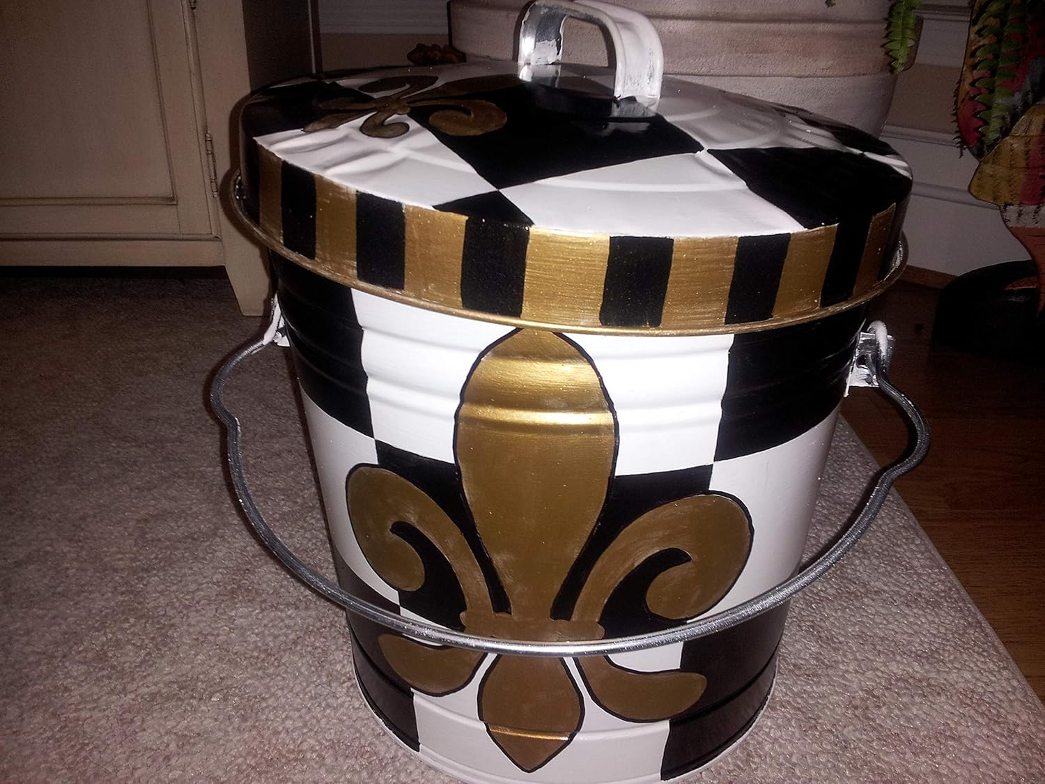 Amazon.com: 6 Gallon Hand Painted Decorative Trash Can Garbage Can ...