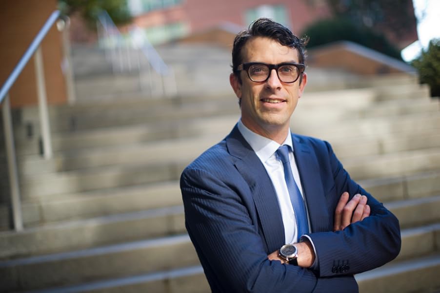 Amazon.com: Crowdsourcing: Why the Power of the Crowd Is Driving the ...