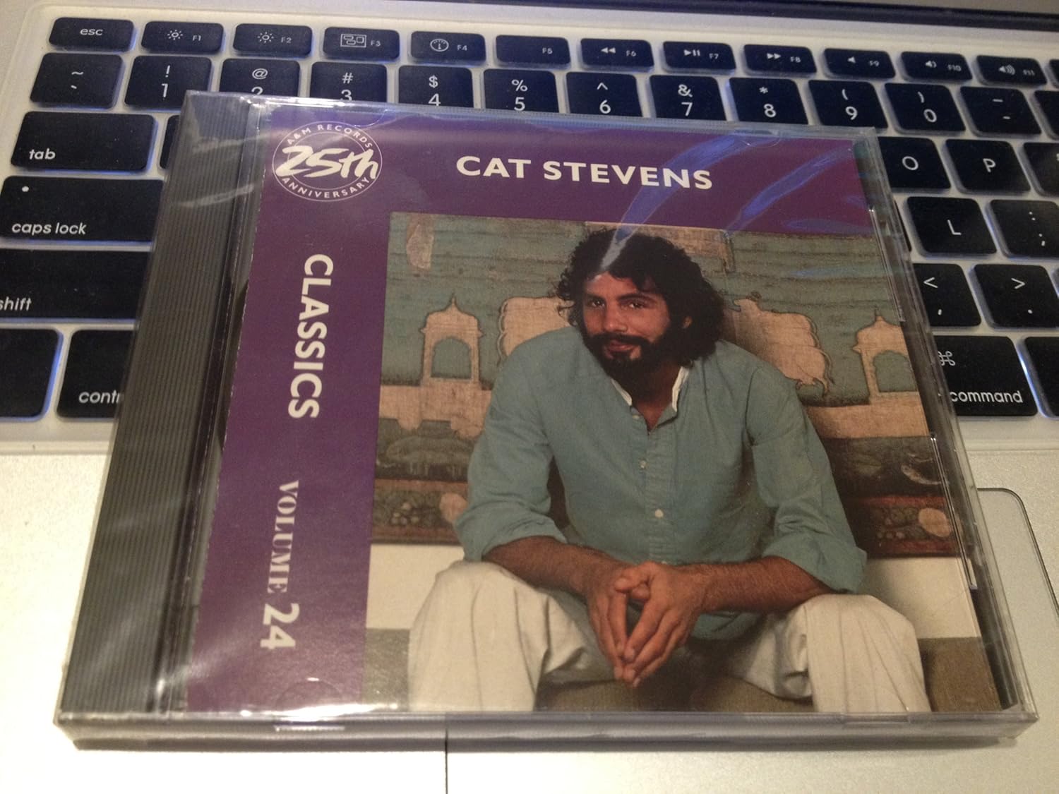 - Classics, Volume 24: Cat Stevens [Limited Edition]1987 - Amazon.com Music