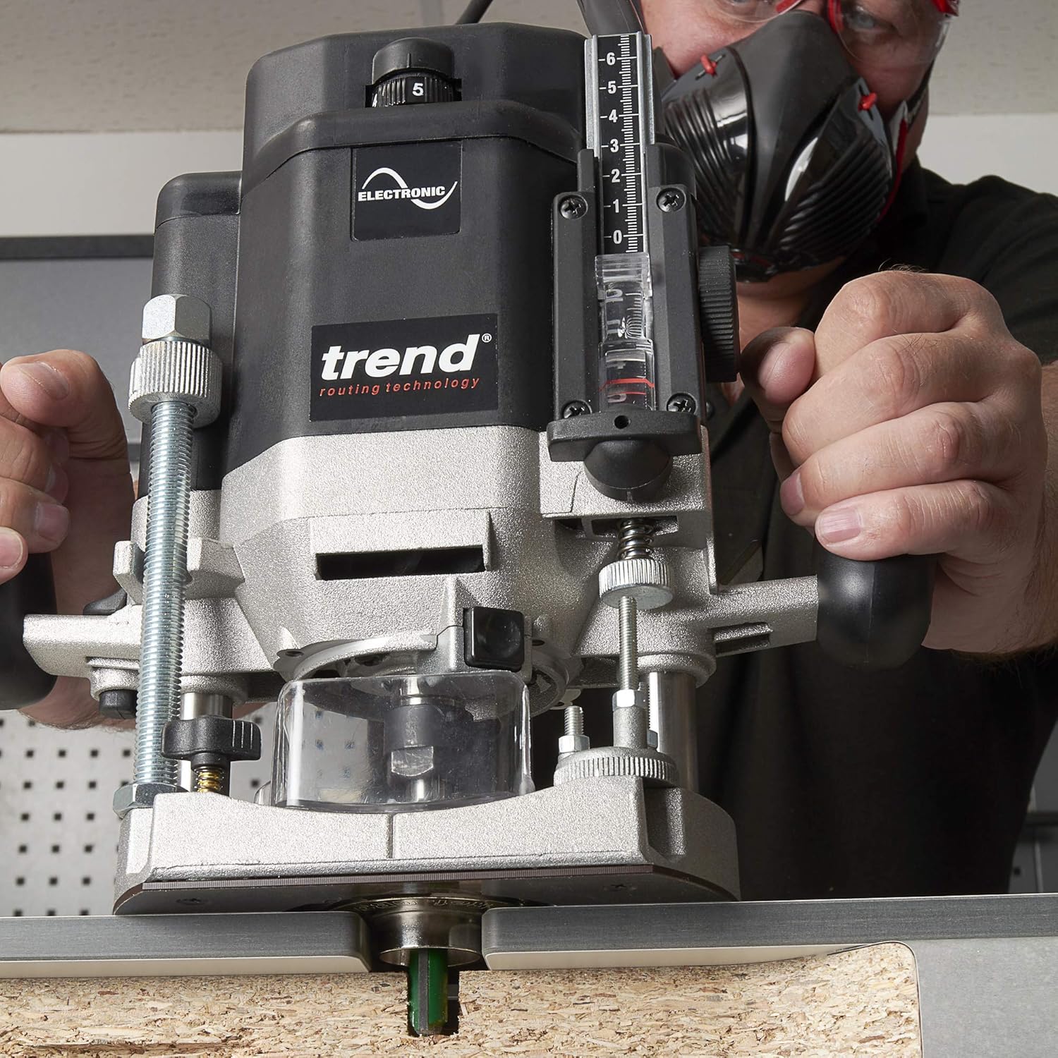 Trend T10ELK 1/2″ Variable Speed Workshop Router and Kitbox, 2000 W ...
