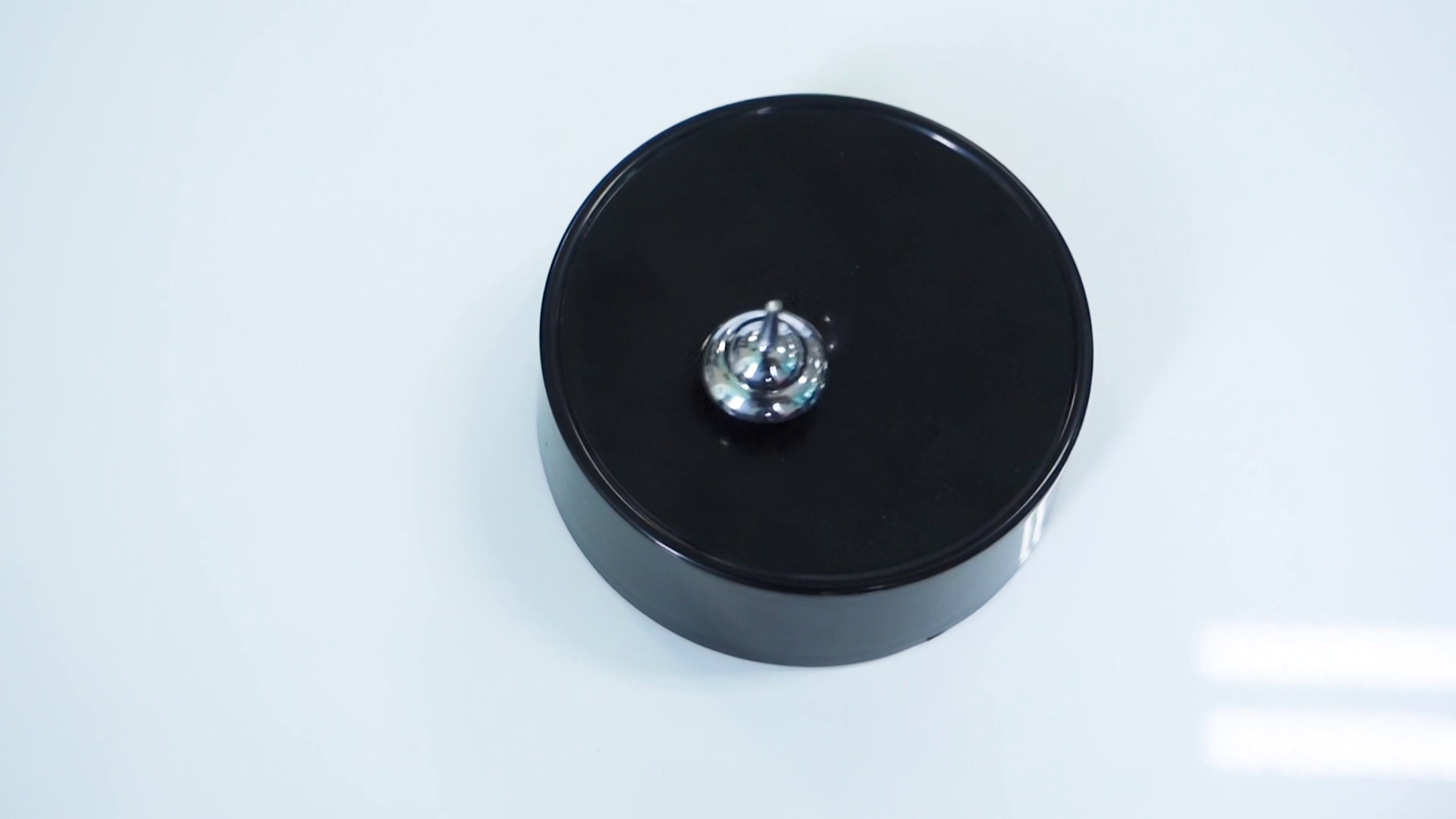 Watch ScienceGeek Spinning Top Electronic Perpetual Motion on Amazon Live