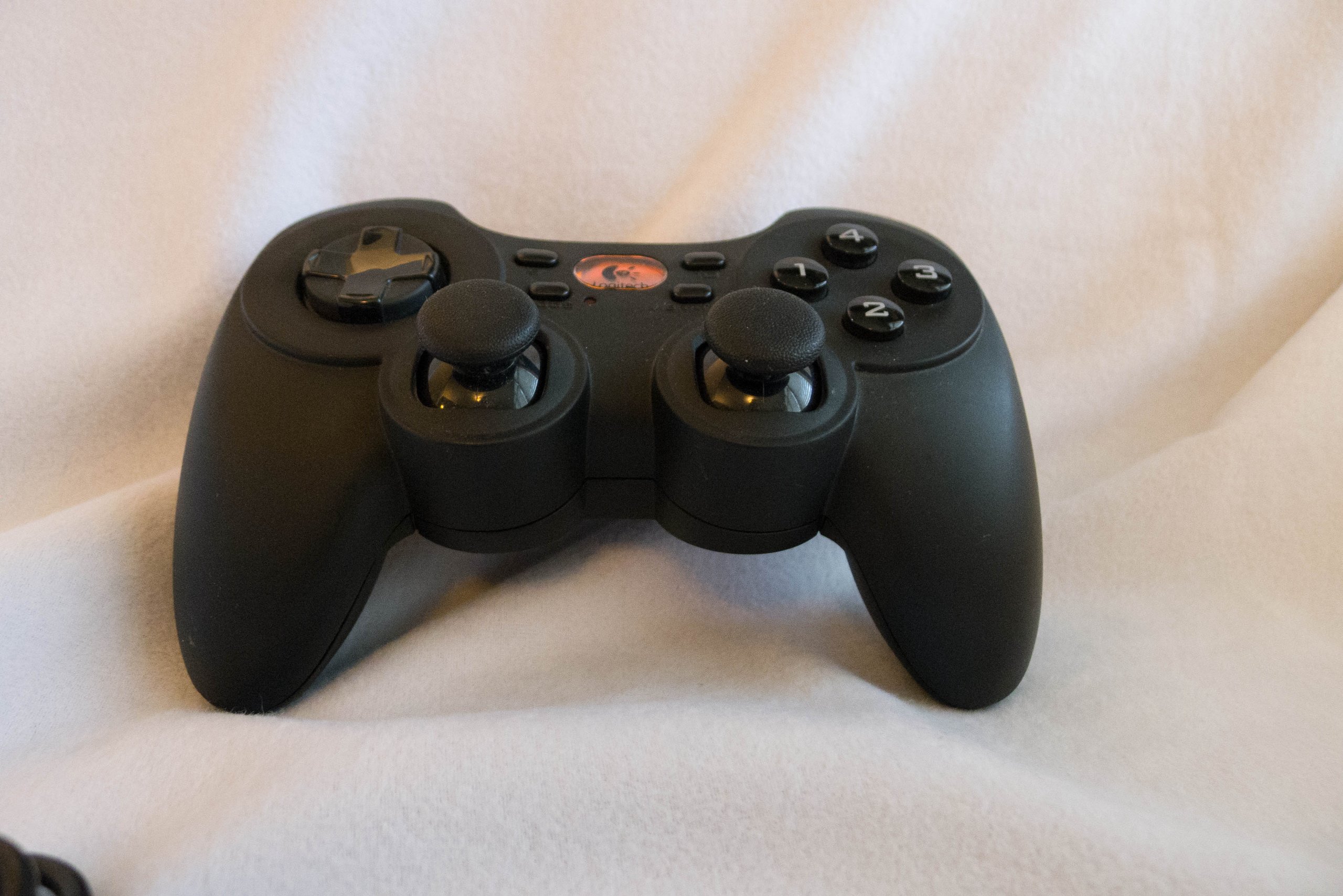 Mua Logitech G Cordless Rumblepad 2 with Vibration Feedback (Black ...