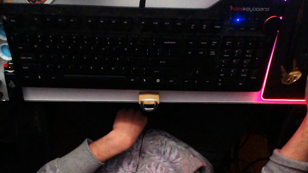 Master Lock 140D Solid Brass Keyed Different Padlock with 1-9/16-Inch ...