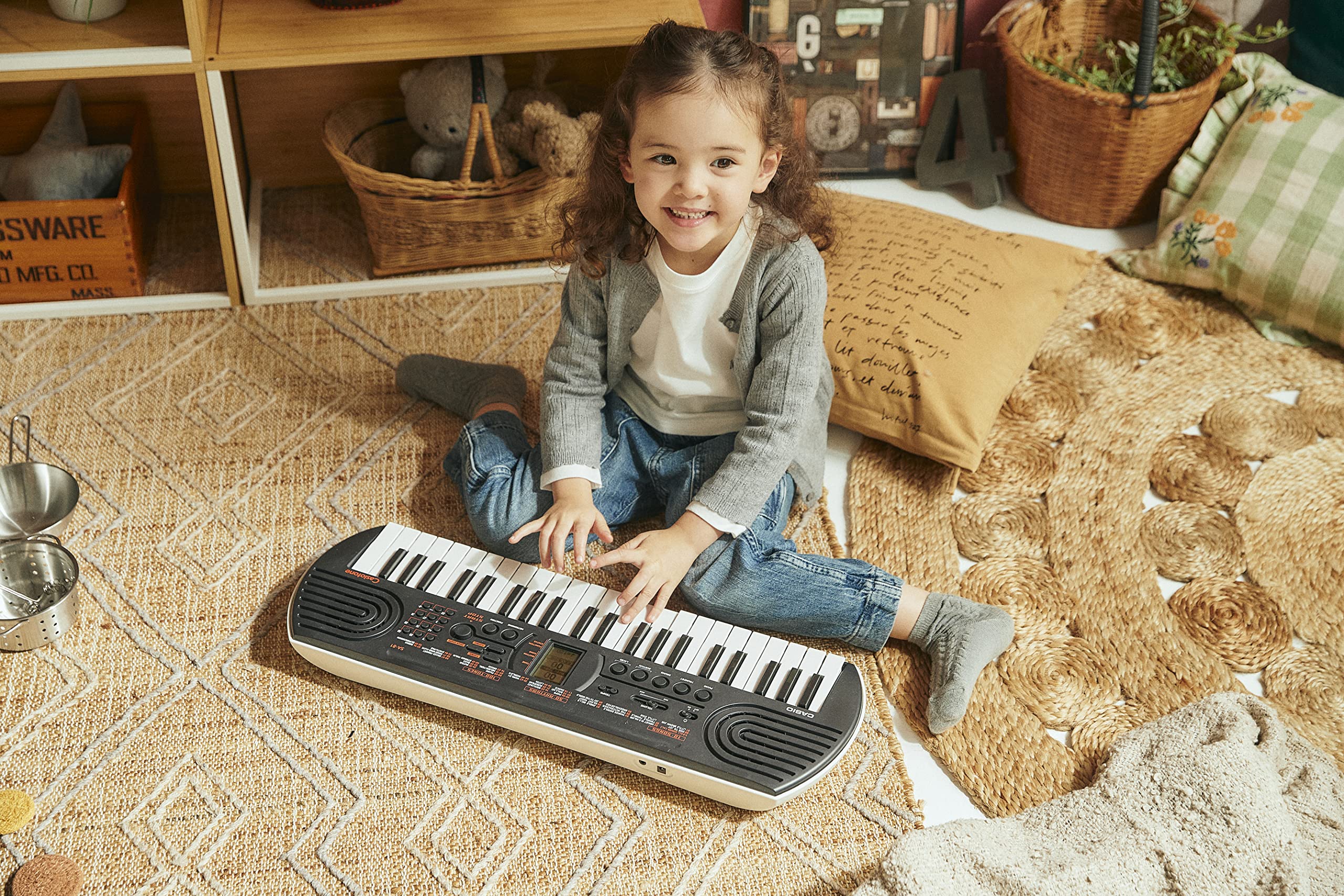 Mua Casio Inc., 44-Key Portable Keyboard (SA-81) trên Amazon Mỹ chính ...