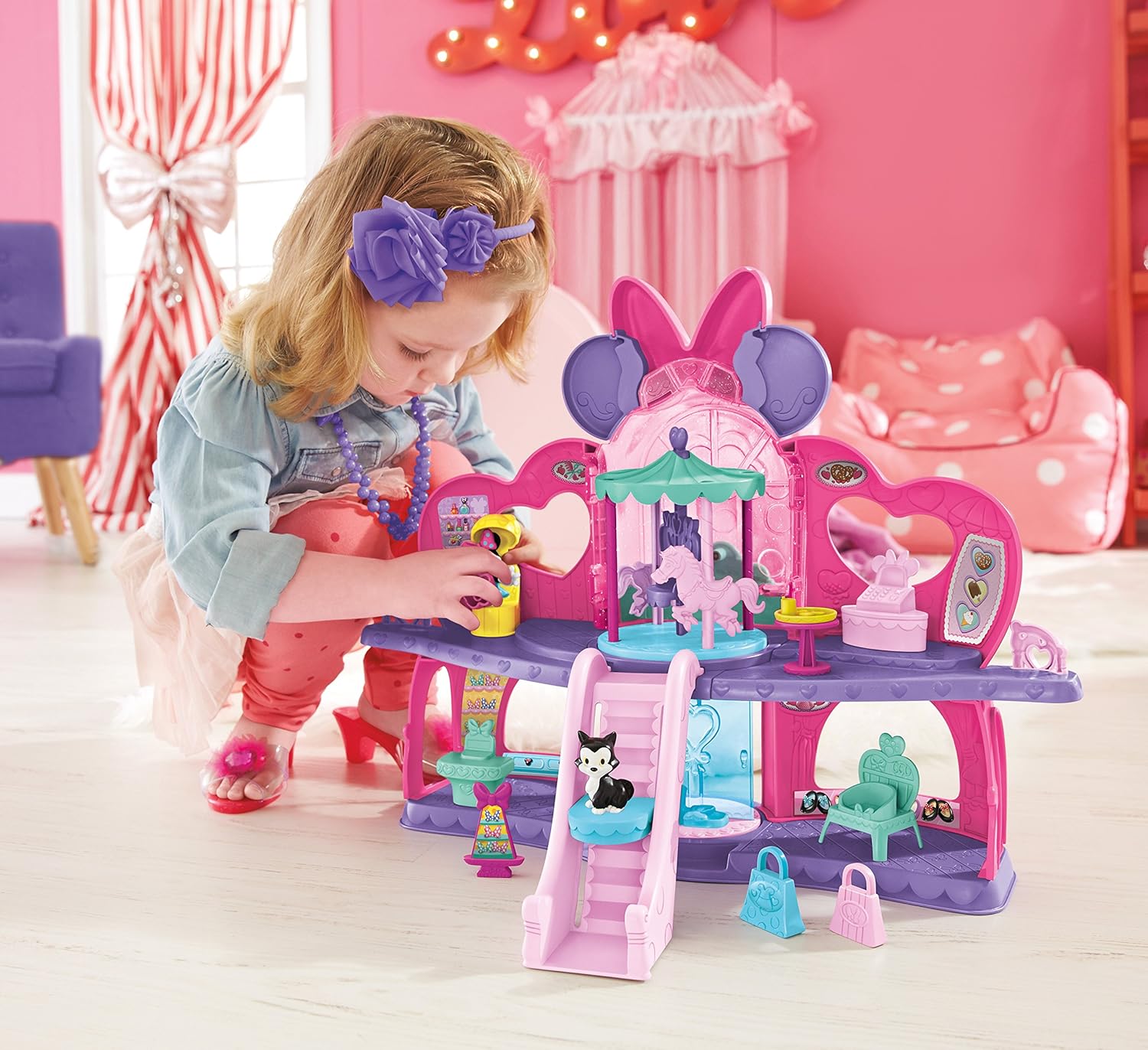 Minnie Mouse Shopping Mall – BigaMart