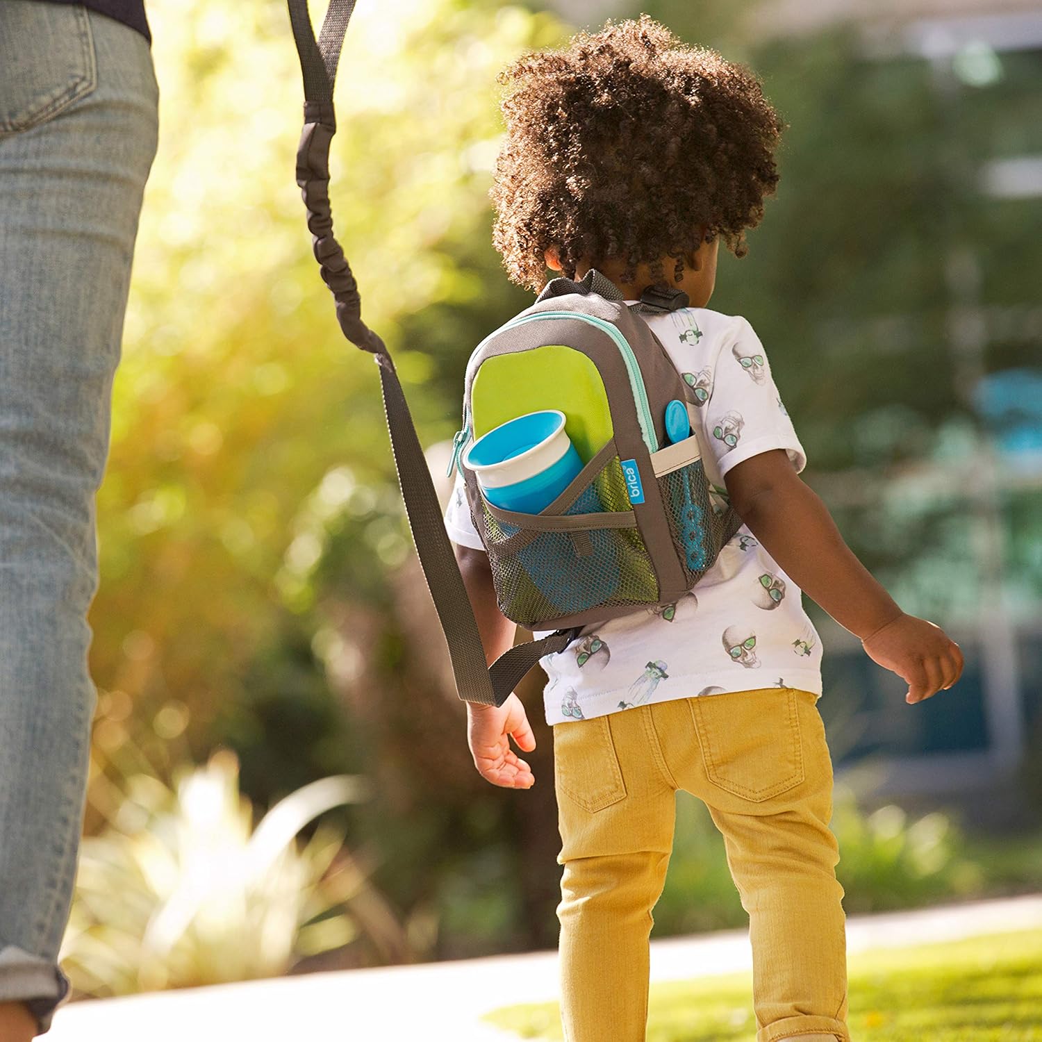 Top 7 Best Child Leashes, Backpacks, Straps & Harness Reviews In 2021