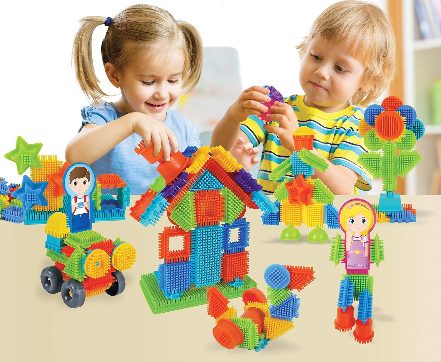 BLOKO 503625 Set of 150 – 2 Game Plates and 2 Family Figures, Green ...