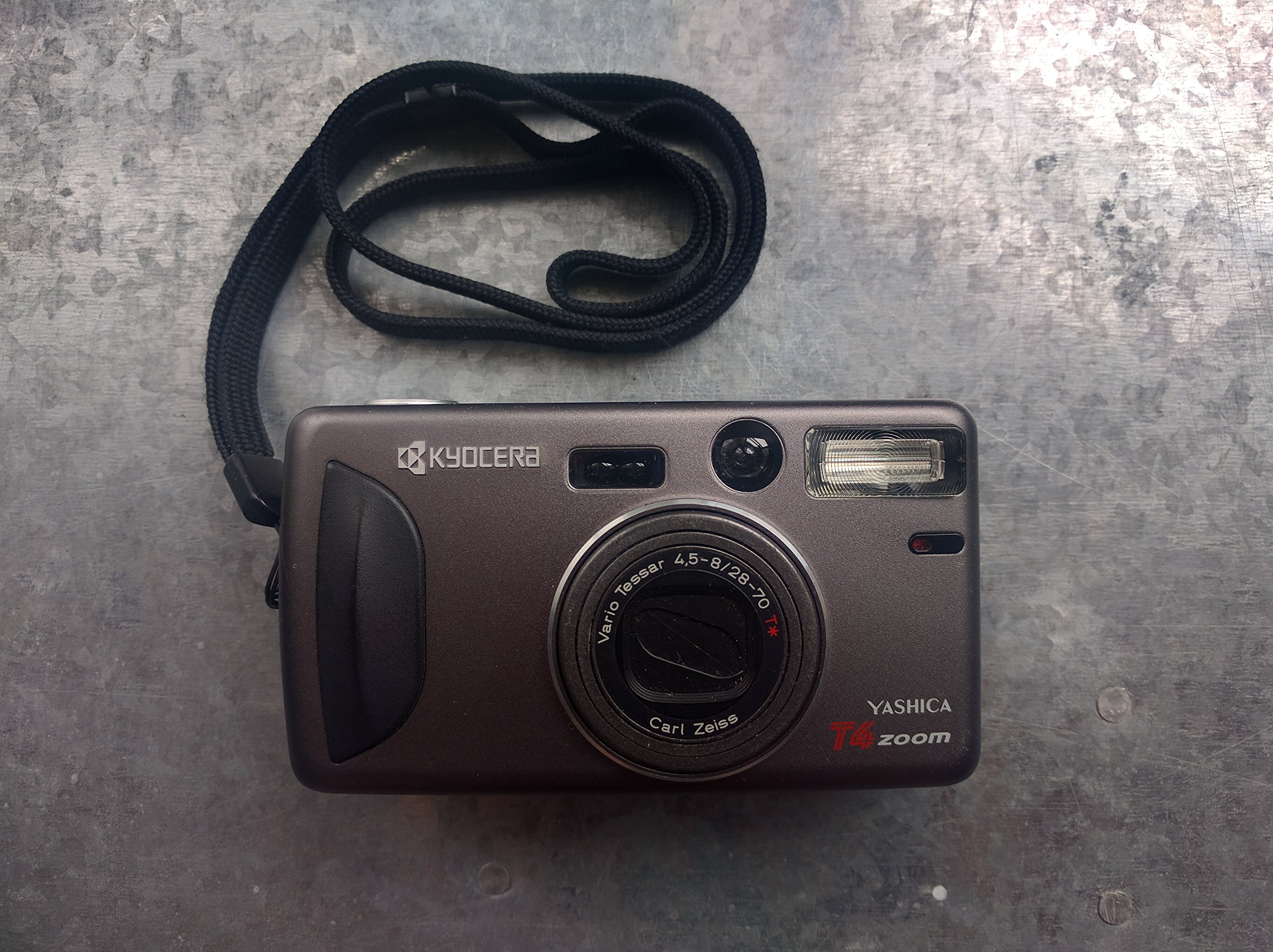 Mua Yashica T4 Compact 35mm Camera w/ Zoom Kit trên Amazon Mỹ chính ...