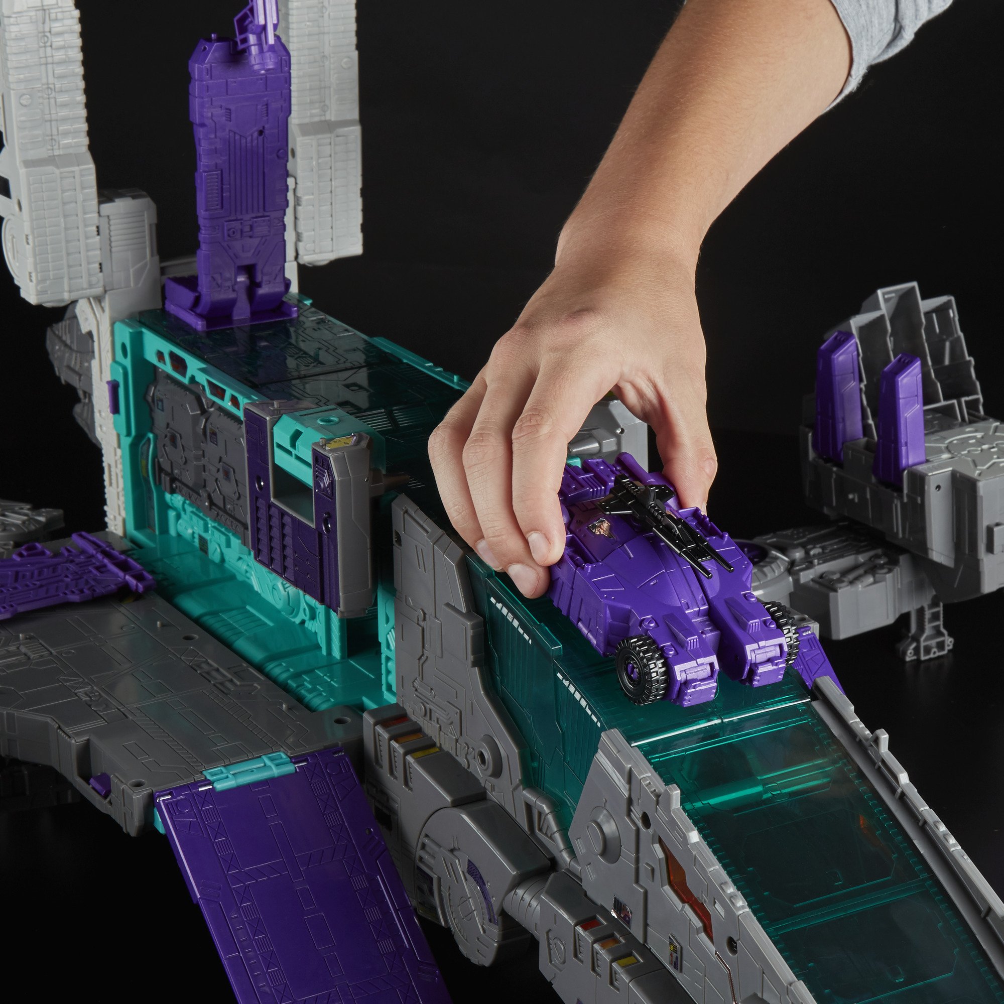 Mua Transformers Tra Generations Trypticon Action Figure trên Amazon Mỹ ...