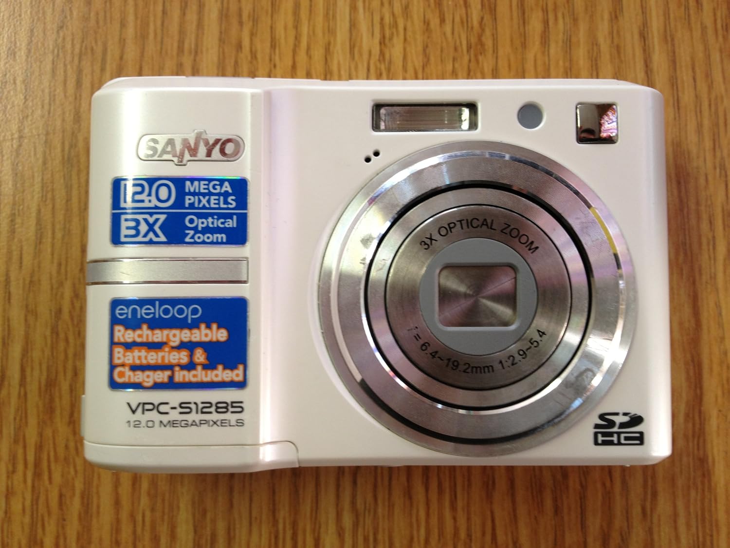 Amazon.com : White Sanyo Digital Camera - 12.0 MP, 3X Optical Zoom ...