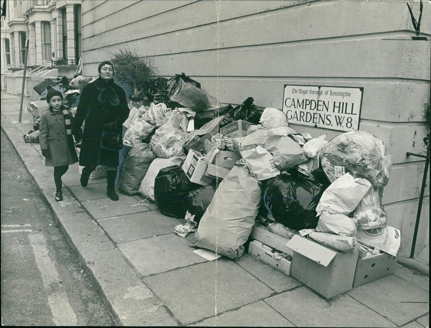 Amazon.com: Vintage photo of Strikes: Dustmen: Entertainment Collectibles