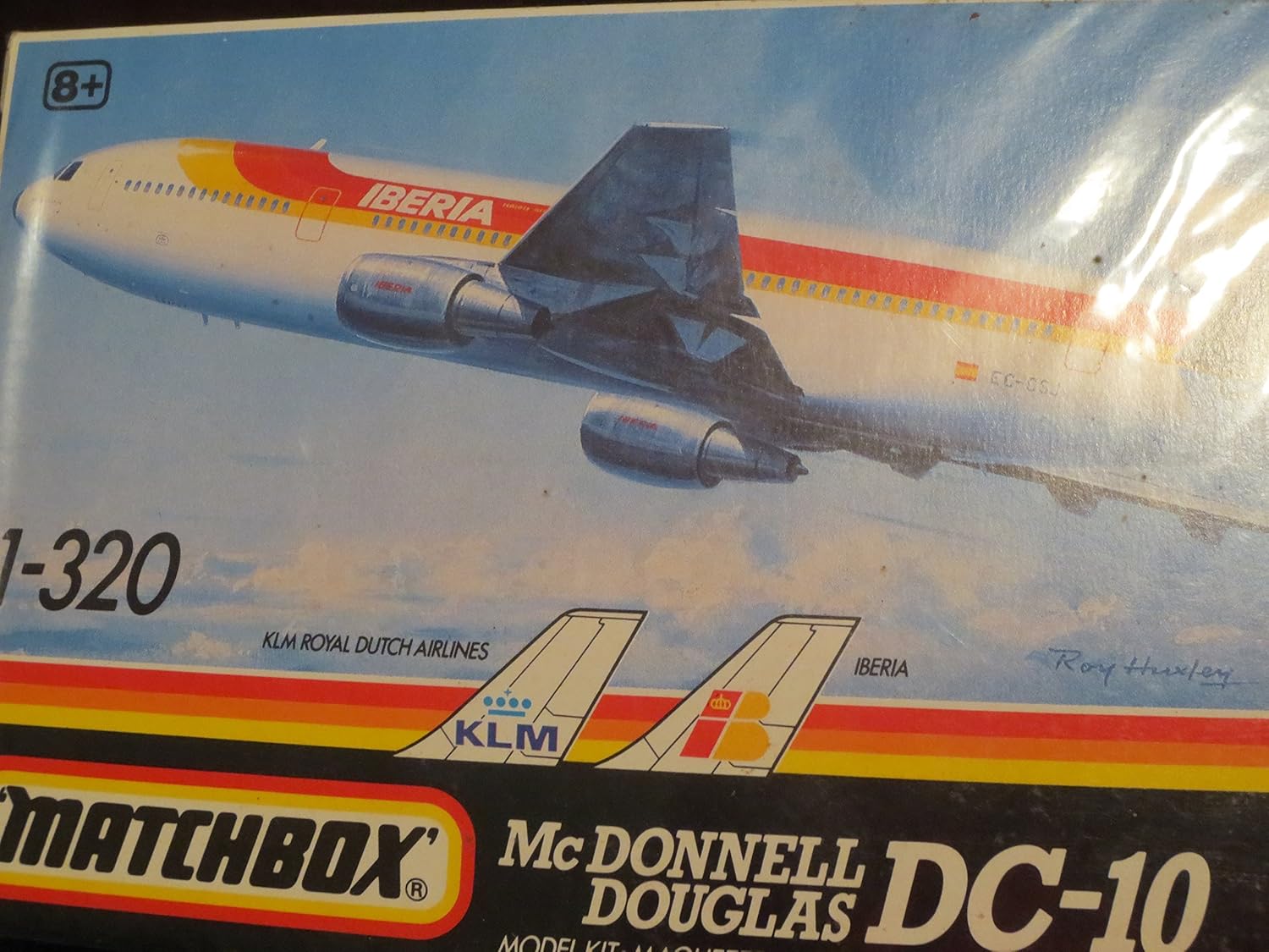 Amazon.com: McDonnell Douglas DC-10 1-320 Model Airplane Kit: Toys & Games