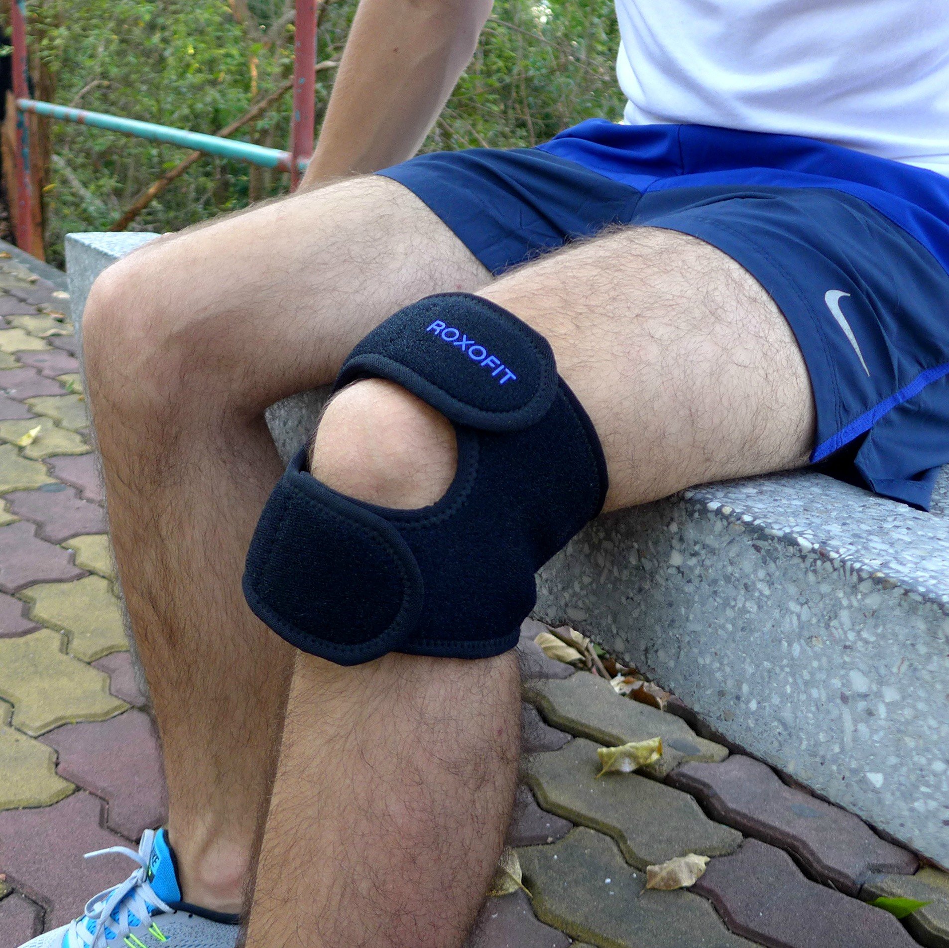 Mua ROXOFIT Dual Support Strap - Patellar Tracking Pain Relief ...