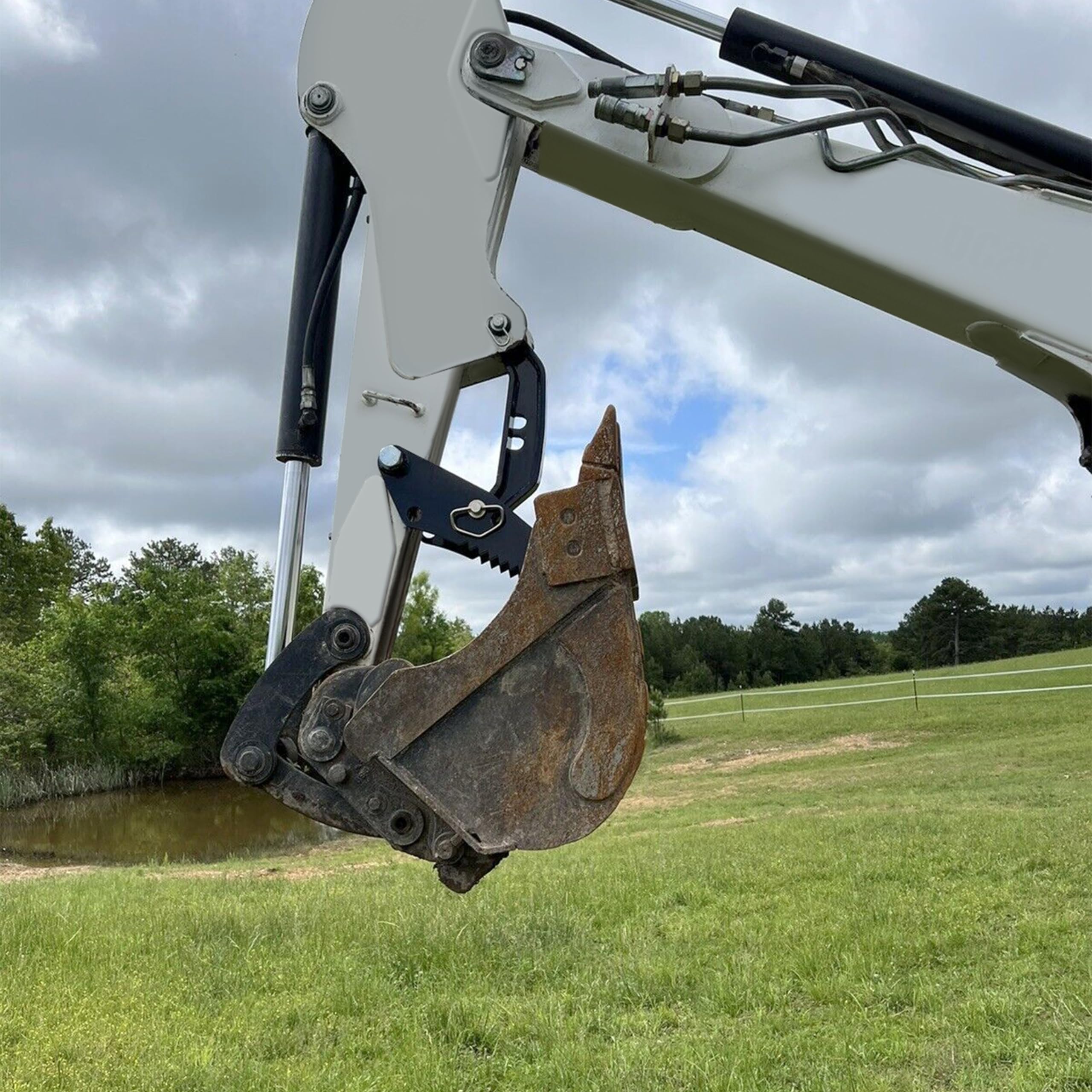 Mua Backhoe Thumb Excavator Bolt On Universal Claw Tractor Attachment ...