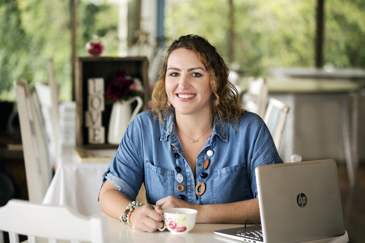 Sarah Williams – Audio Books, Best Sellers, Author Bio | Audible.com