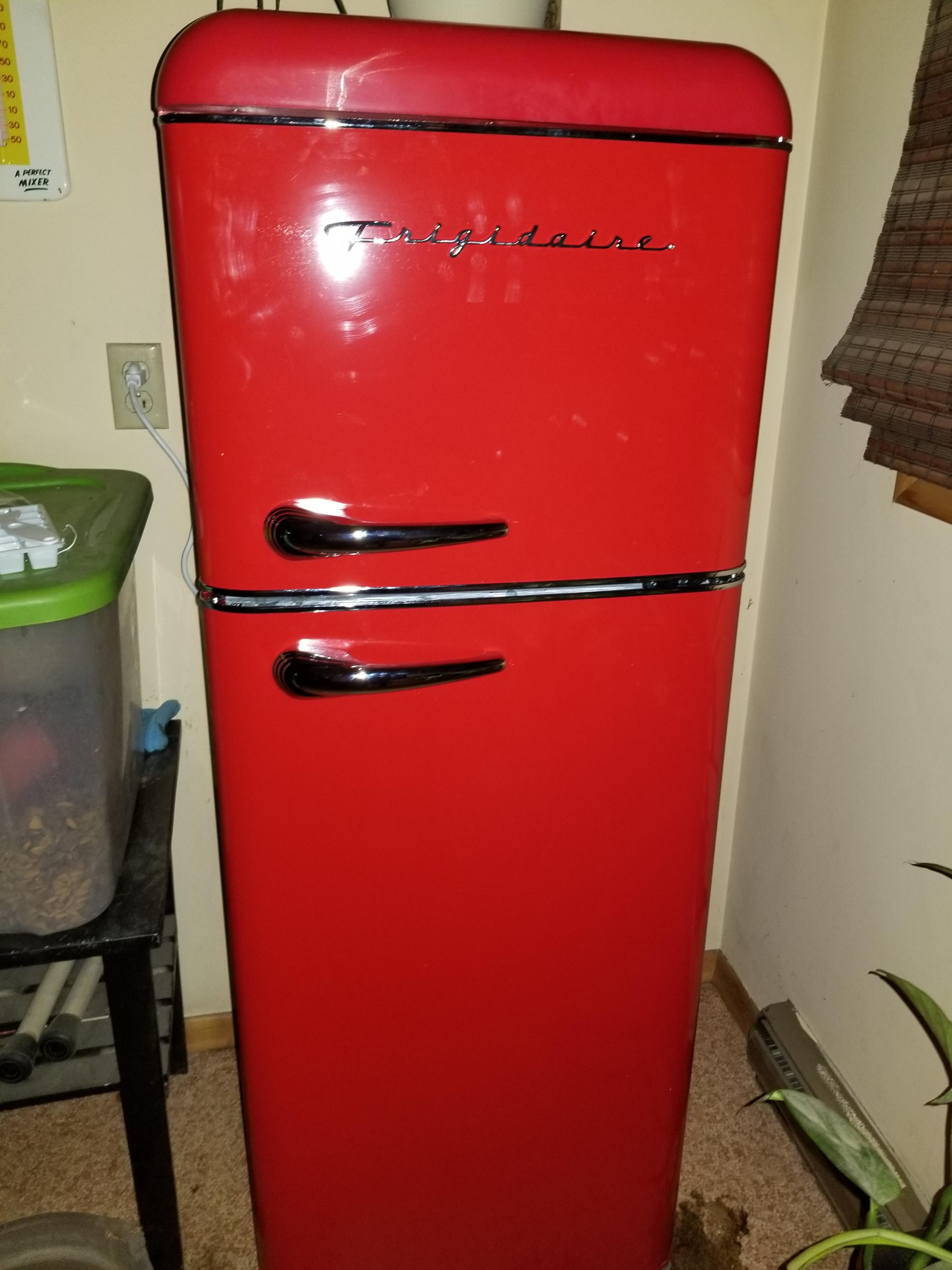 $47/mo - Finance FRIGIDAIRE EFR756-RED EFR756, 2 Door Apartment Size ...