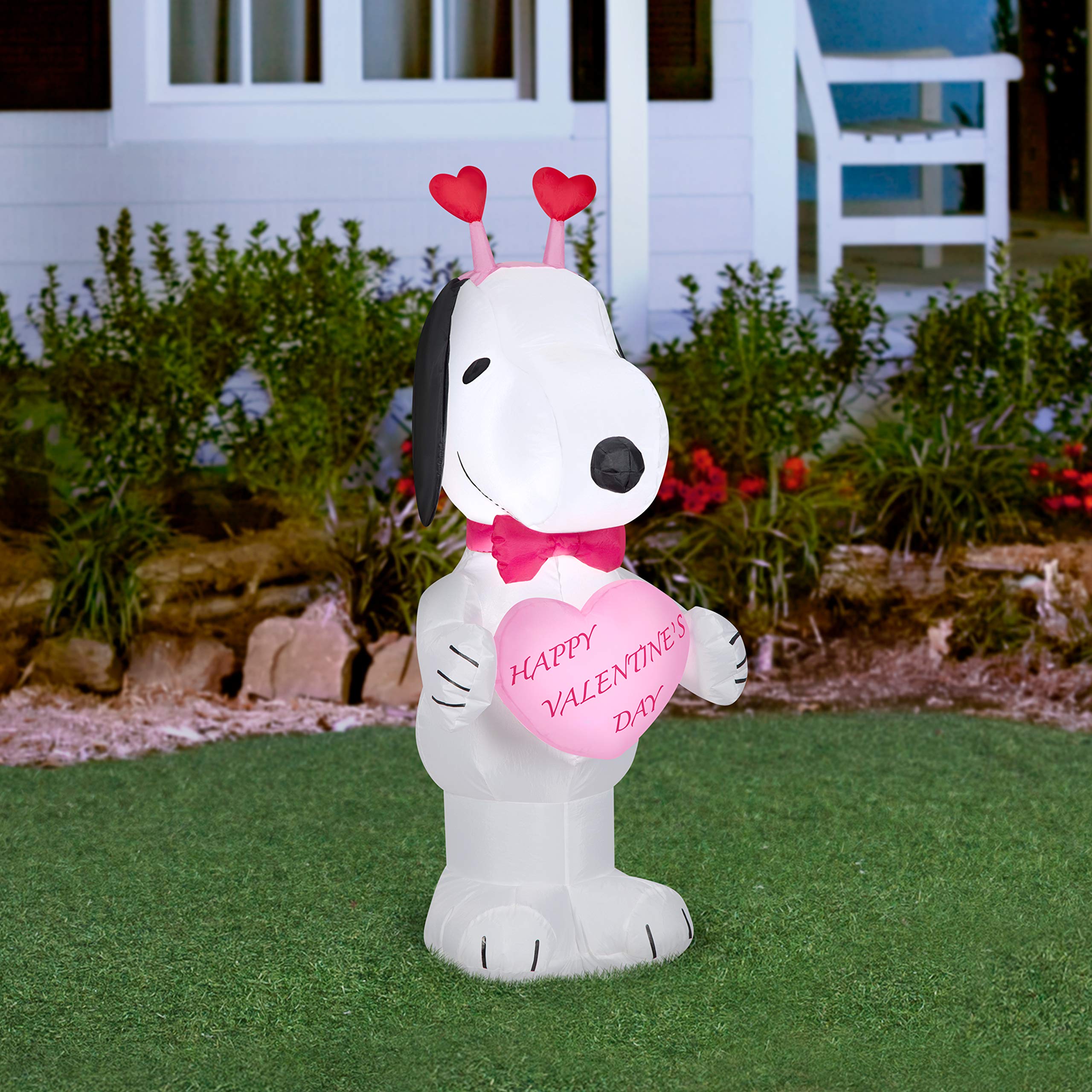 Gemmy Airblown Inflatable Valentine Snoopy, 3.5 ft Tall, Pink for sale ...