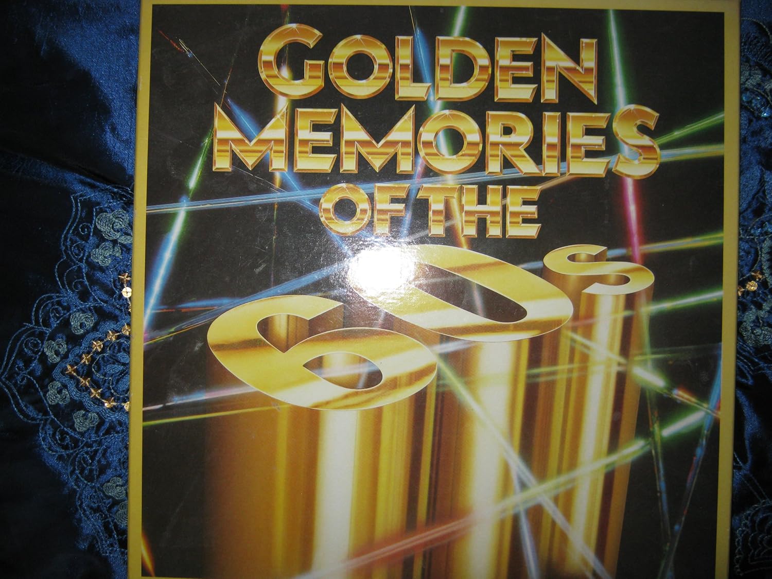 Golden Memories Of The Sixties [VINYL]: Amazon.co.uk: Music