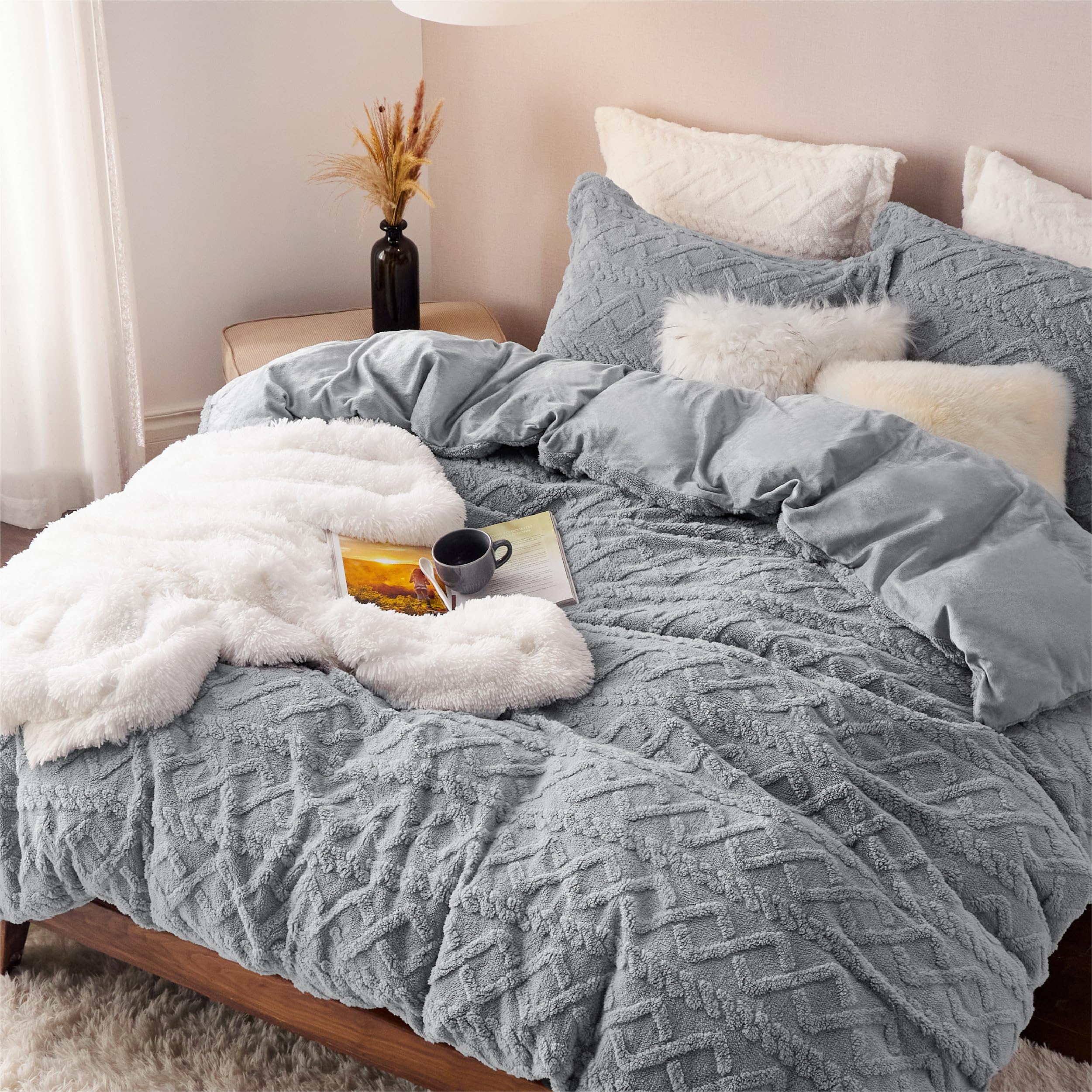 Bedsure Fluffy Queen Comforter Set, Grey Sherpa Fleece Bedding ...