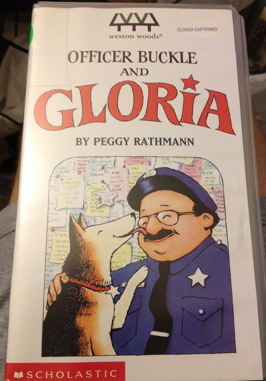 Amazon.com: Officer Buckle and Gloria [With Curriculum Guide] [VHS ...