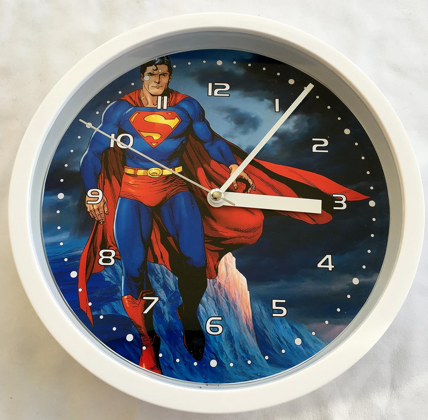 Superman Wall Clock: Amazon.co.uk: Kitchen & Home