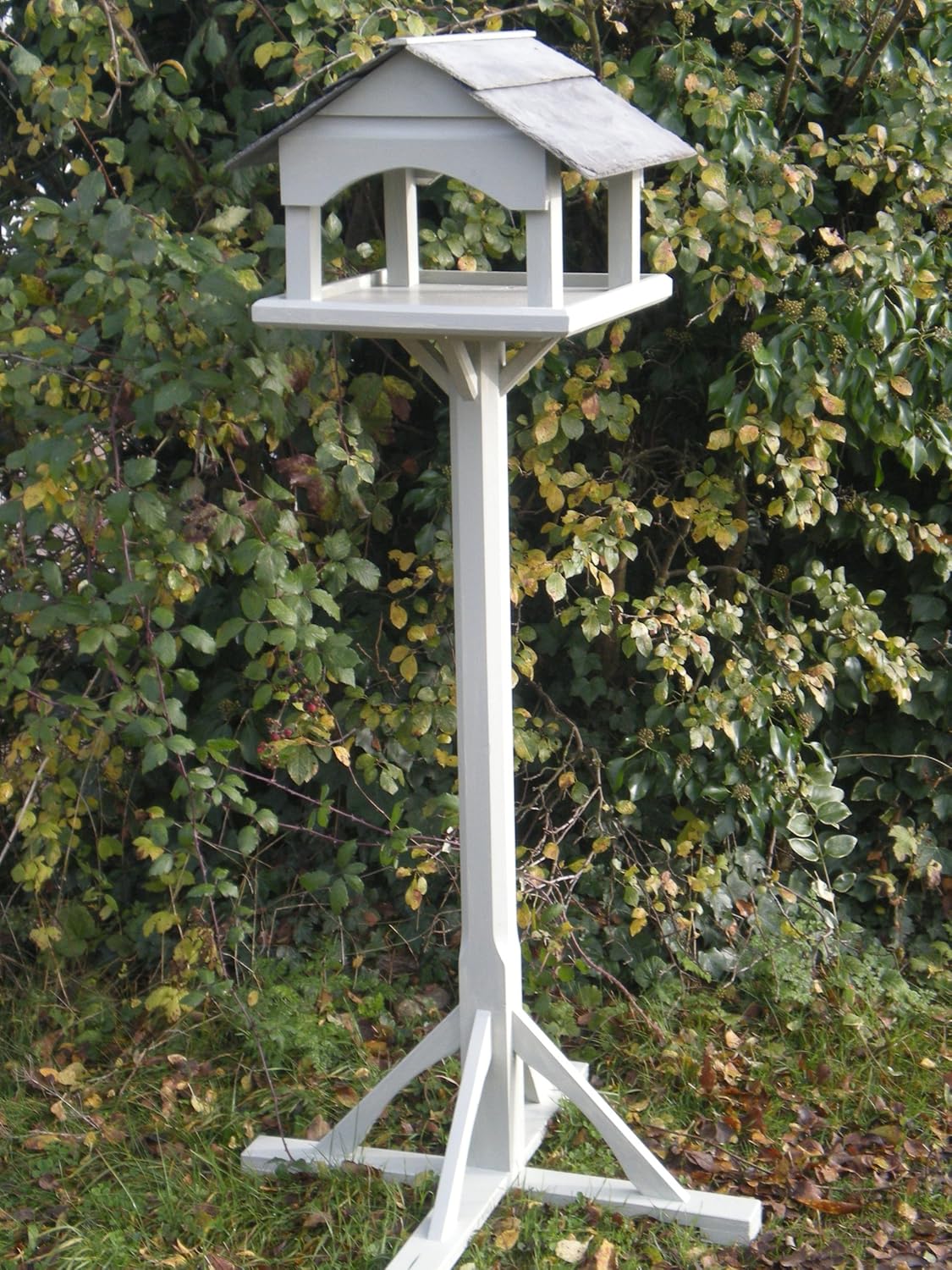 Slate Roof Rectangular Bird Table (Old White): Amazon.co.uk: Garden ...