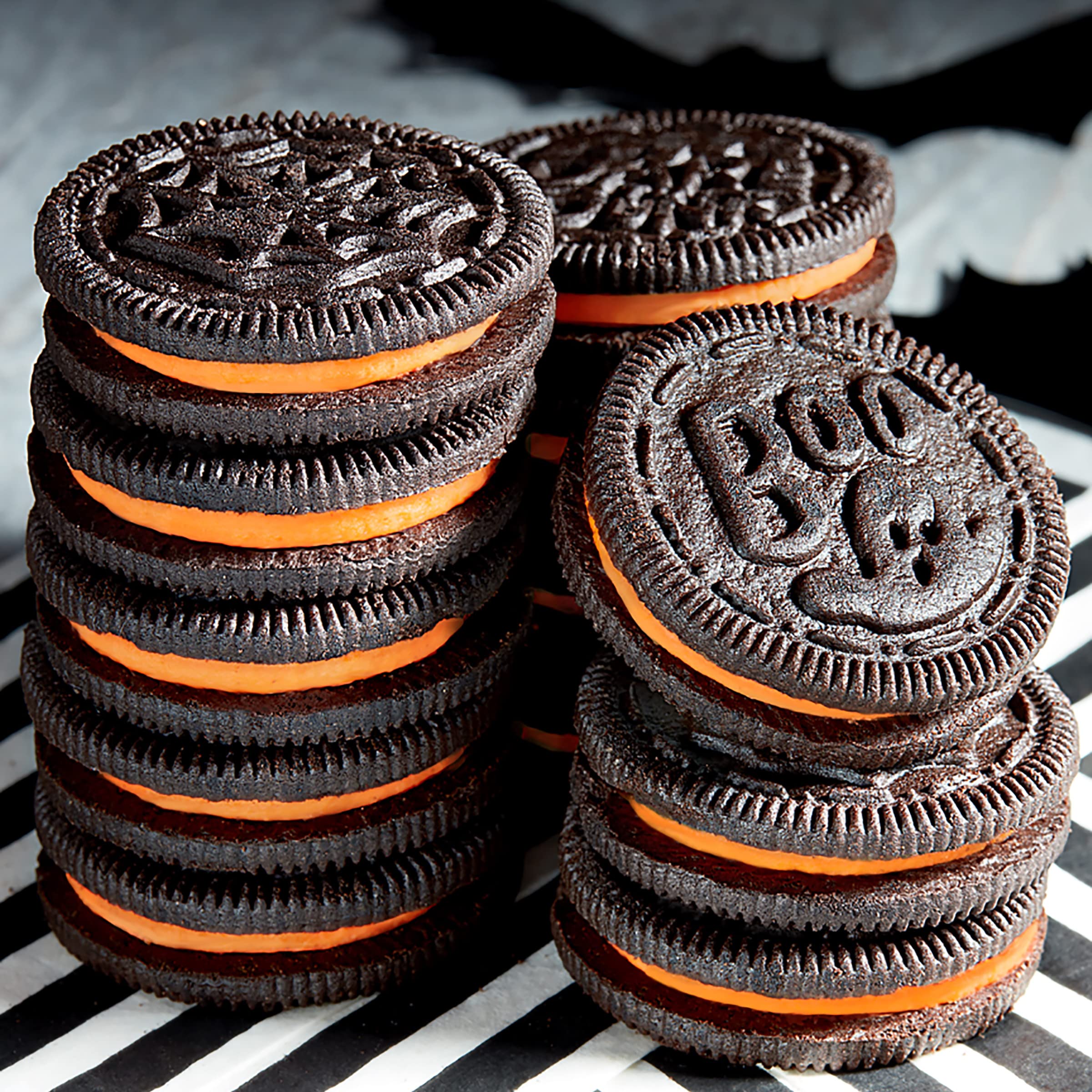 Mua OREO Orange Creme Chocolate Sandwich Cookies, Limited Edition ...