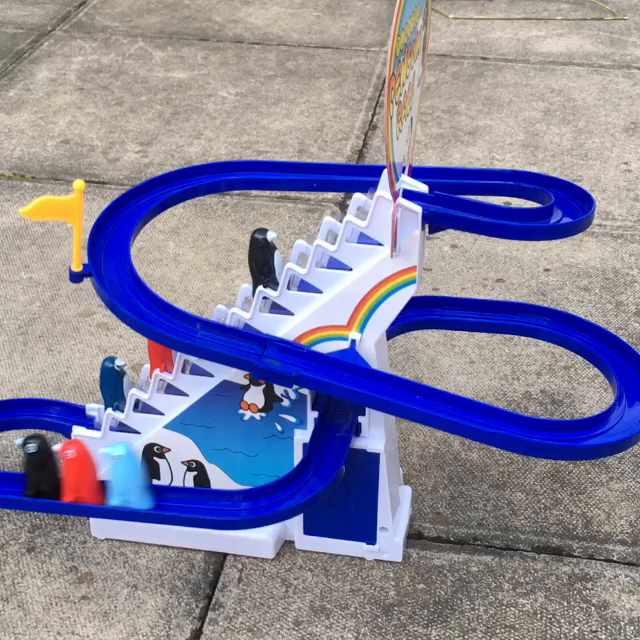 Penguin Race: Amazon.co.uk: Toys & Games