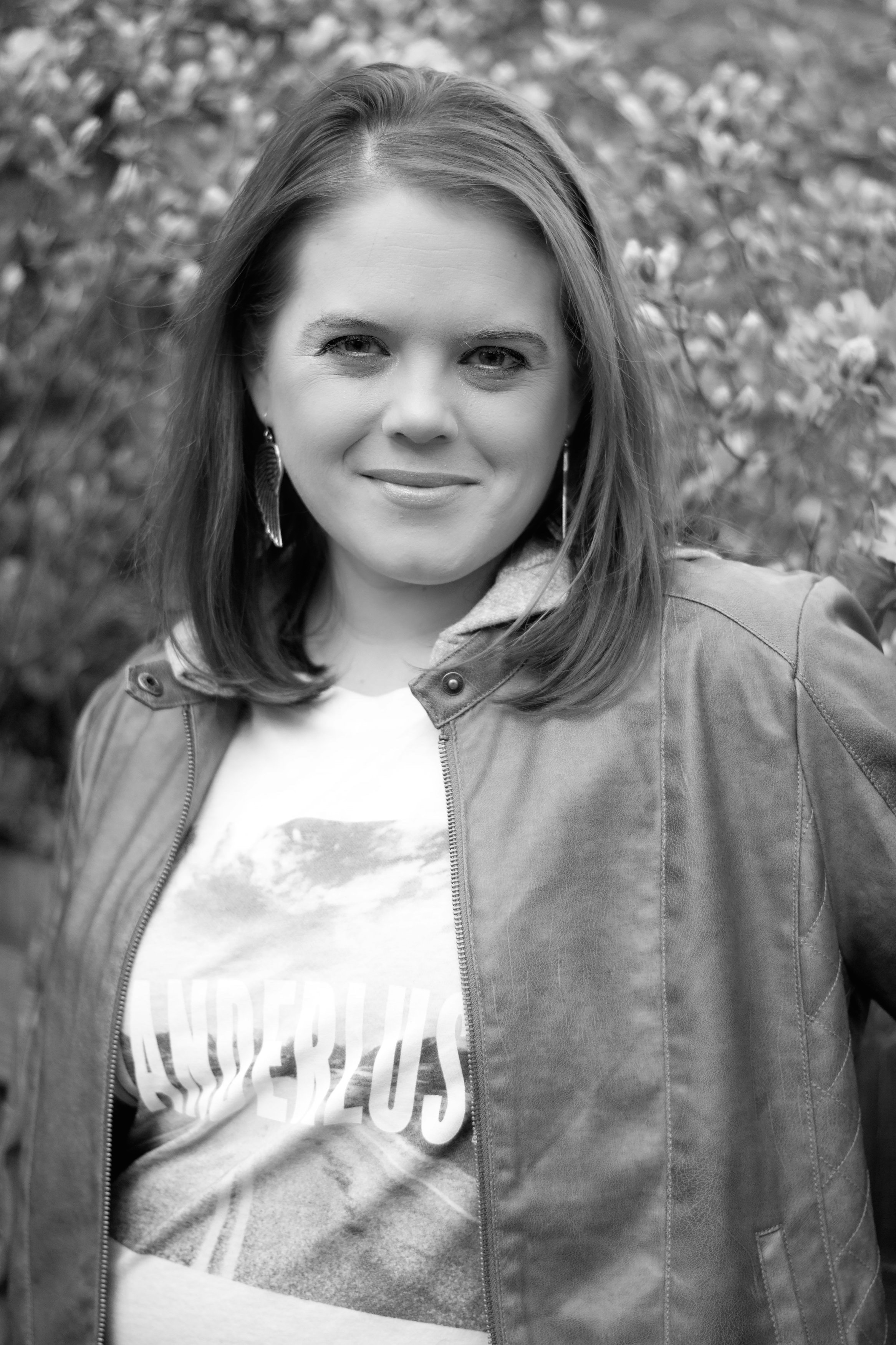 Kelly Fiore – Audio Books, Best Sellers, Author Bio | Audible.com