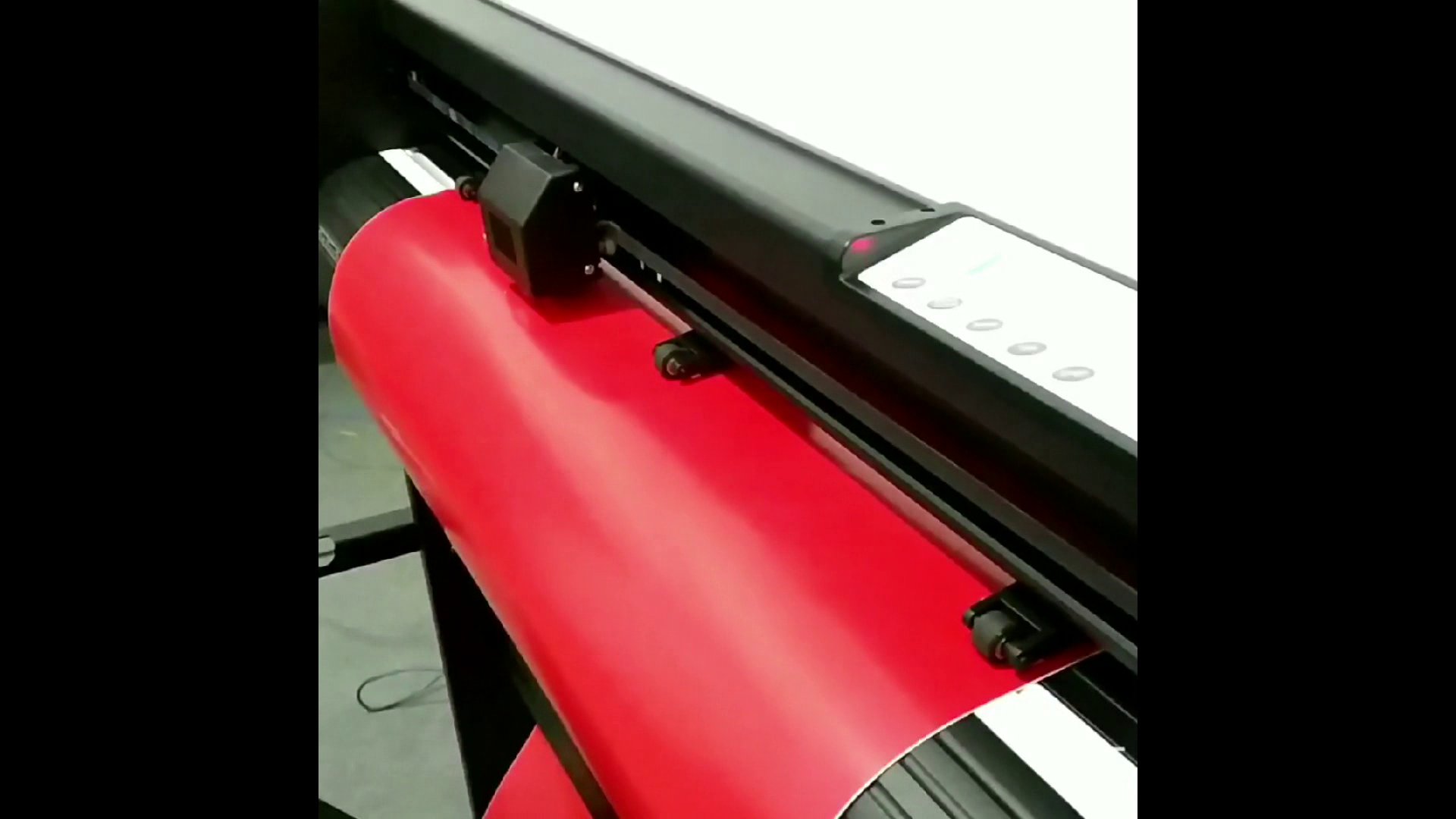 Watch Vinyl Cutter Plotter Operation Video on Amazon Live