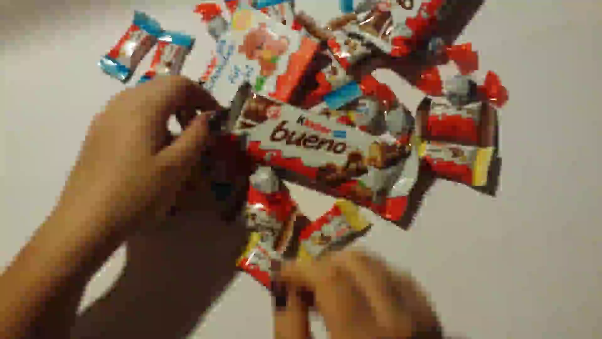 Süßigkeiten – Mix Party Box mit Ferrero Kinder Spezialitäten, 1er Pack (1 x 730g): Amazon.de ...