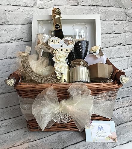 Wedding Gift Basket Hamper (Wedding Gift Mr and Mrs Bride Groom Gift ...