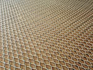 Amazon.com: 96 in. x 27 in. x 1 in. Galvanized Steel 2.5 Diamond-Mesh ...