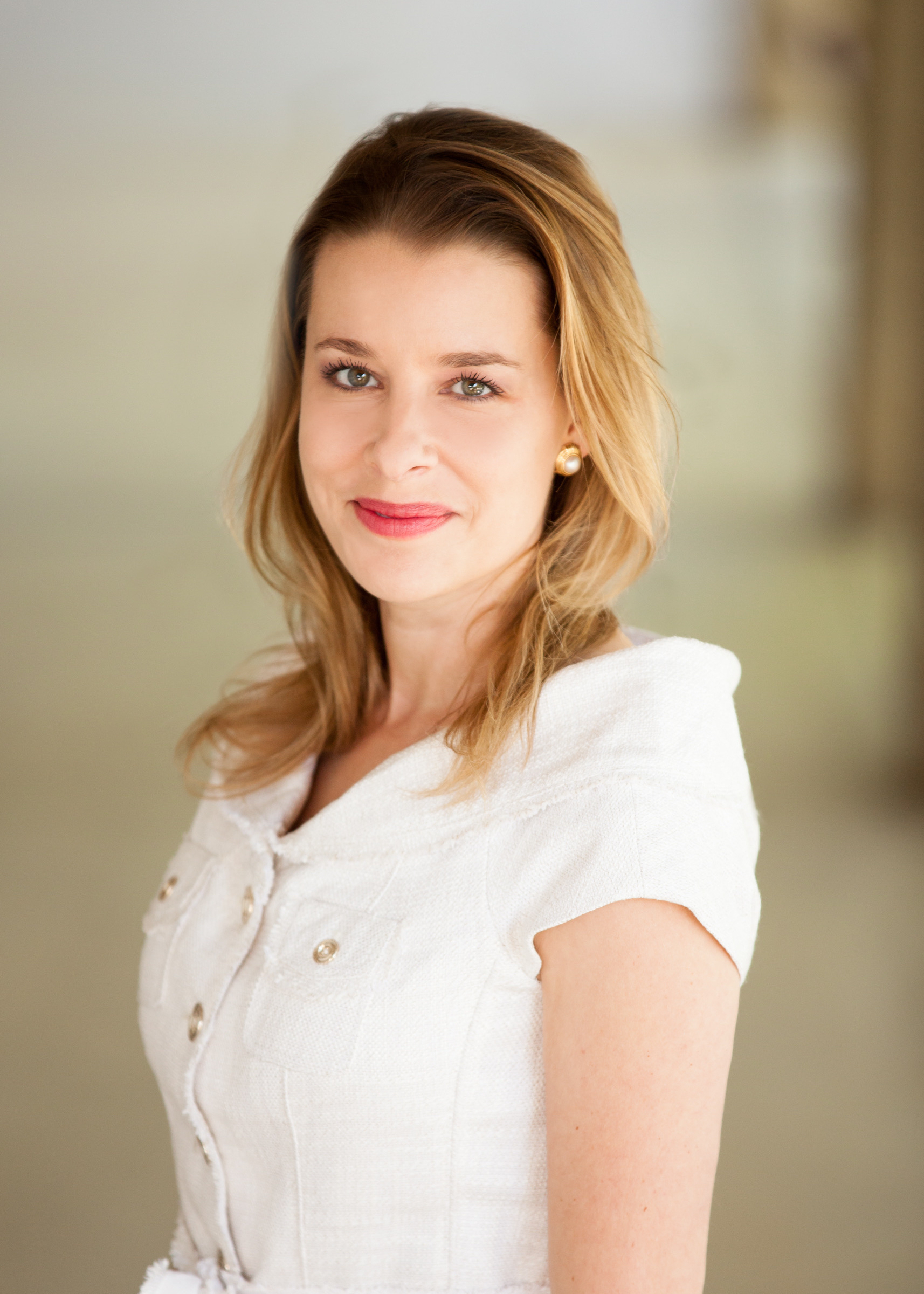 Shannon Sedgwick Davis – Audio Books, Best Sellers, Author Bio ...