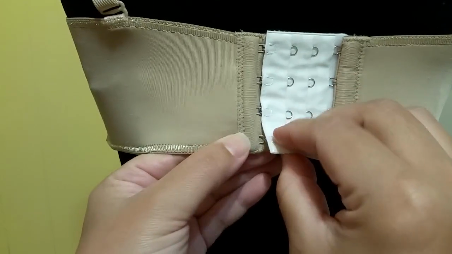 Watch Bra Extender 4 Hooks Standard on Amazon Live