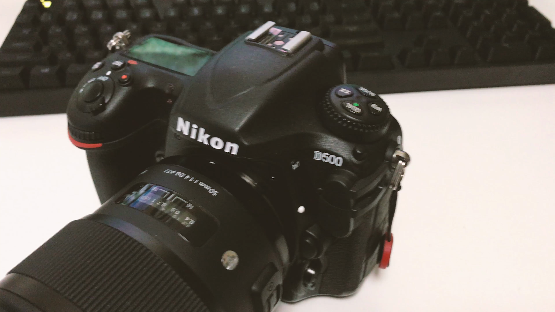 Amazon.com : Nikon D500 DX-Format Digital SLR (Body Only) : Camera & Photo